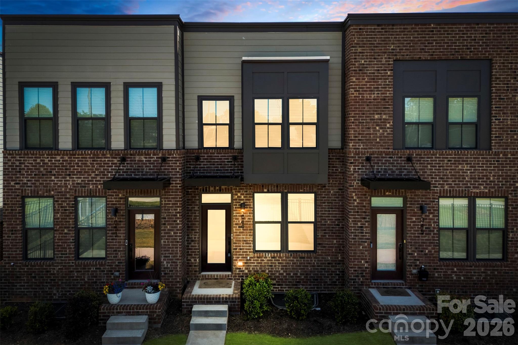 Home for sale at 1049 Simcoe Lane, Charlotte, NC — photo 1 of 26
