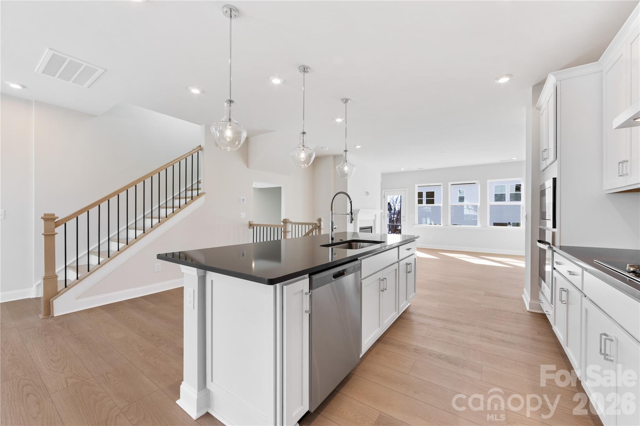 Photo 14 of 905 Archway Lane, Charlotte, NC