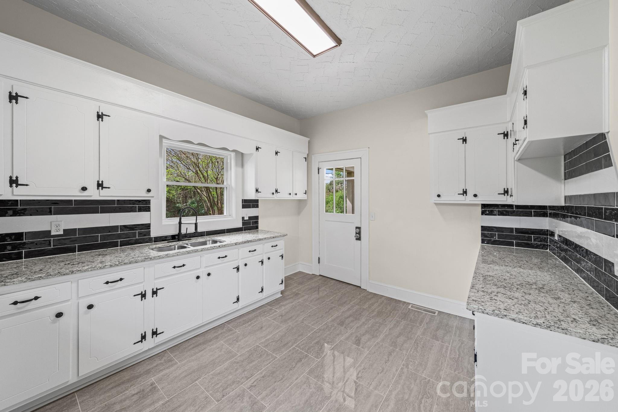 511 W Passaic Street, Peachland, NC - photo 22 of 48