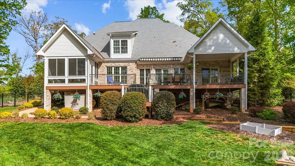 Photo 3 of 135 Harbor Drive W, Lexington, NC