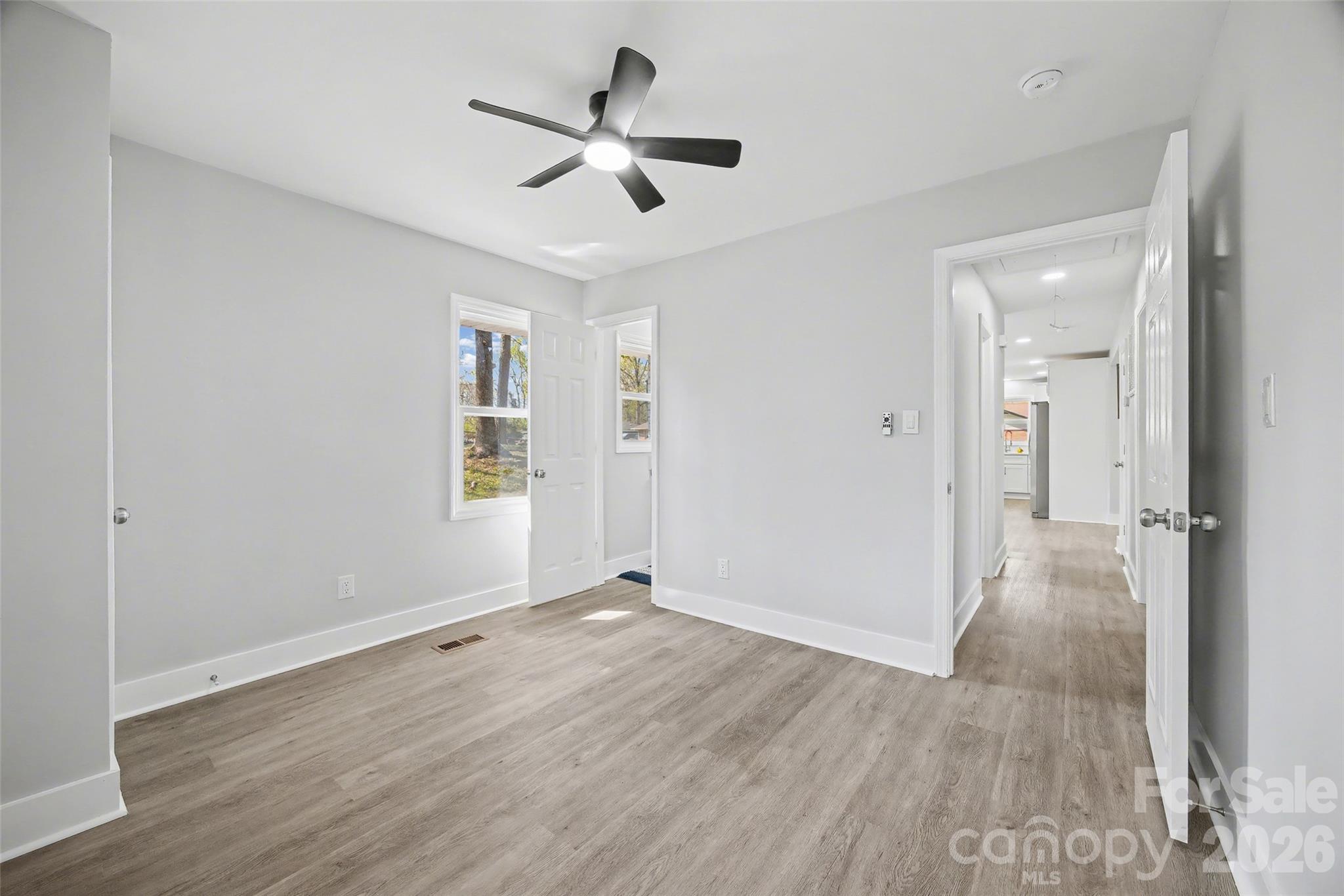 553 Derrydowne Drive, Charlotte, NC - photo 5 of 20