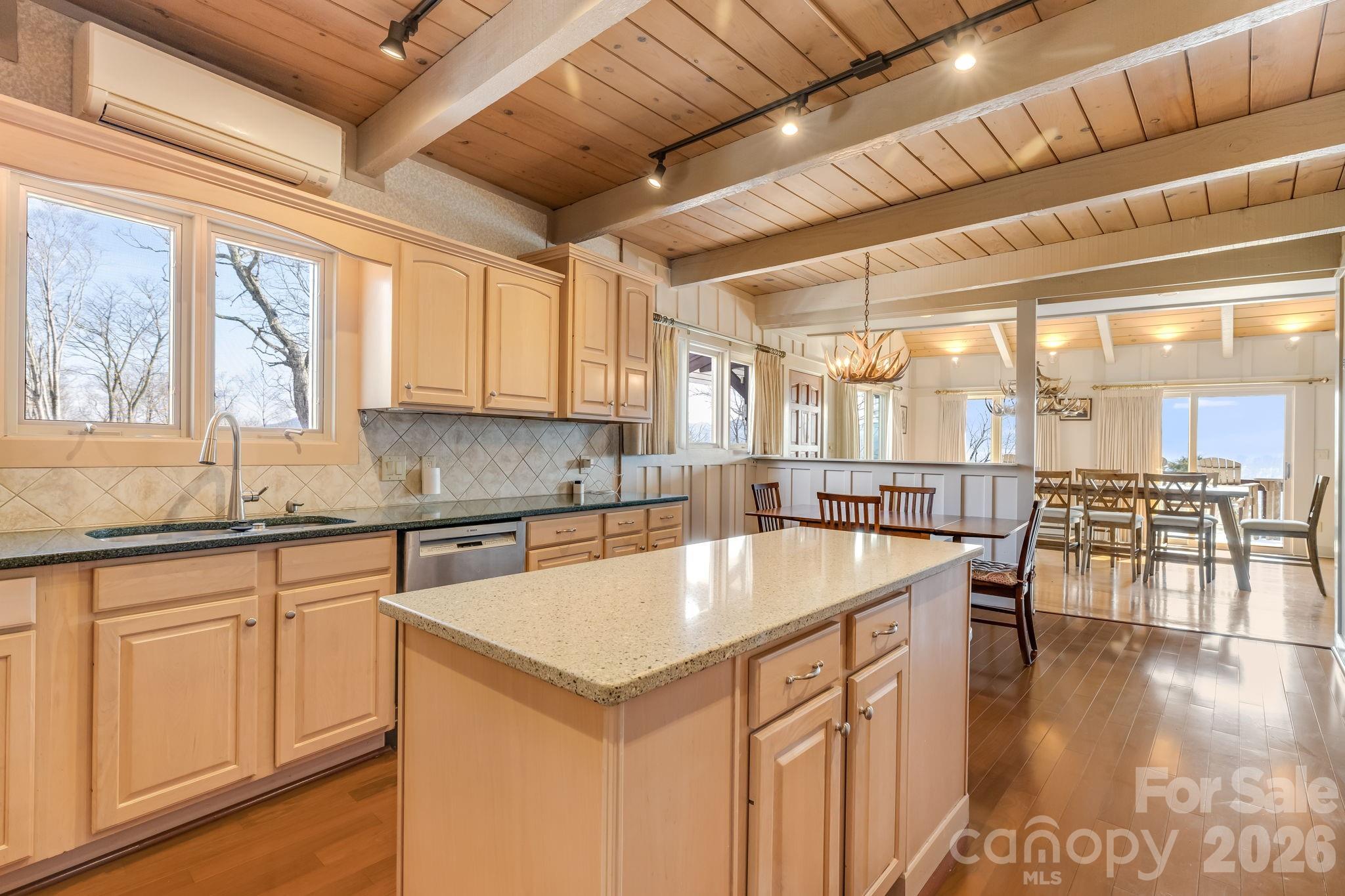 301 Highland Circle, Sugar Mountain, NC - photo 12 of 49