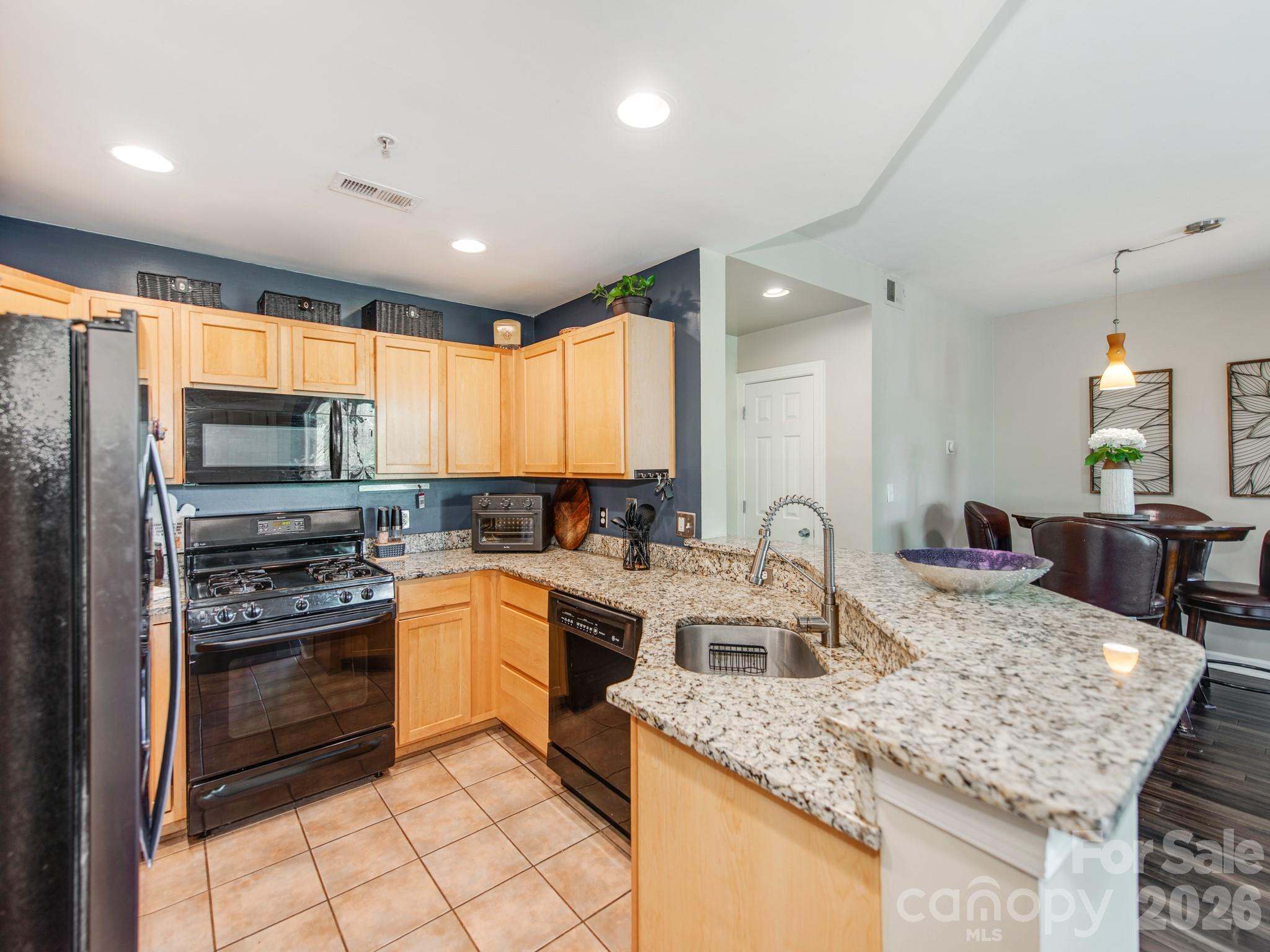 Photo 15 of 718 W Trade Street414, Charlotte, NC