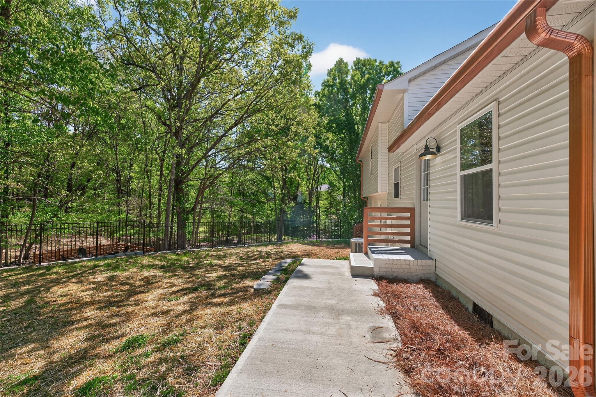 300 Dollar Circle, Charlotte, NC - photo 35 of 40