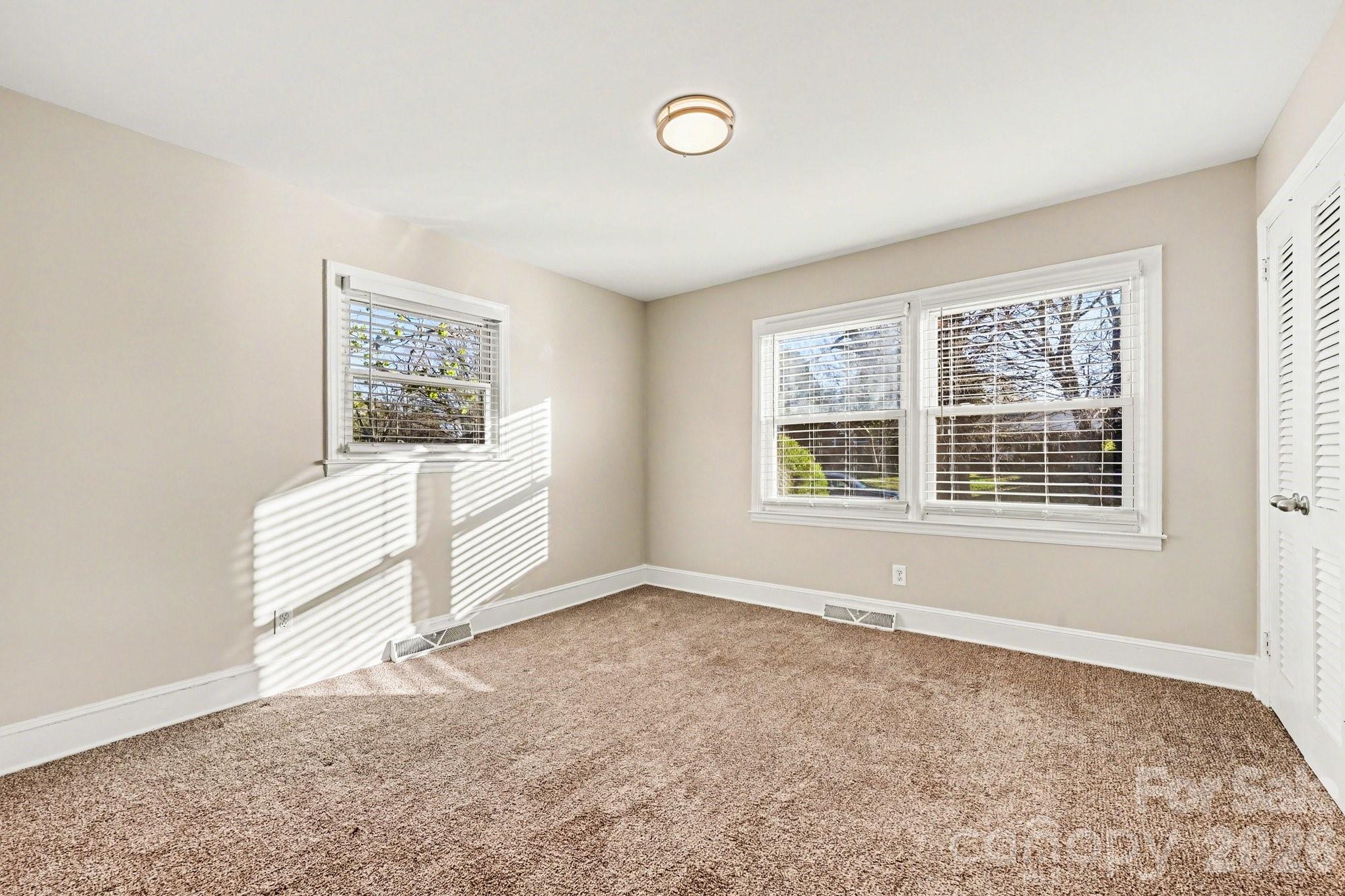 Photo 12 of 4726 Holbrook Drive, Charlotte, NC