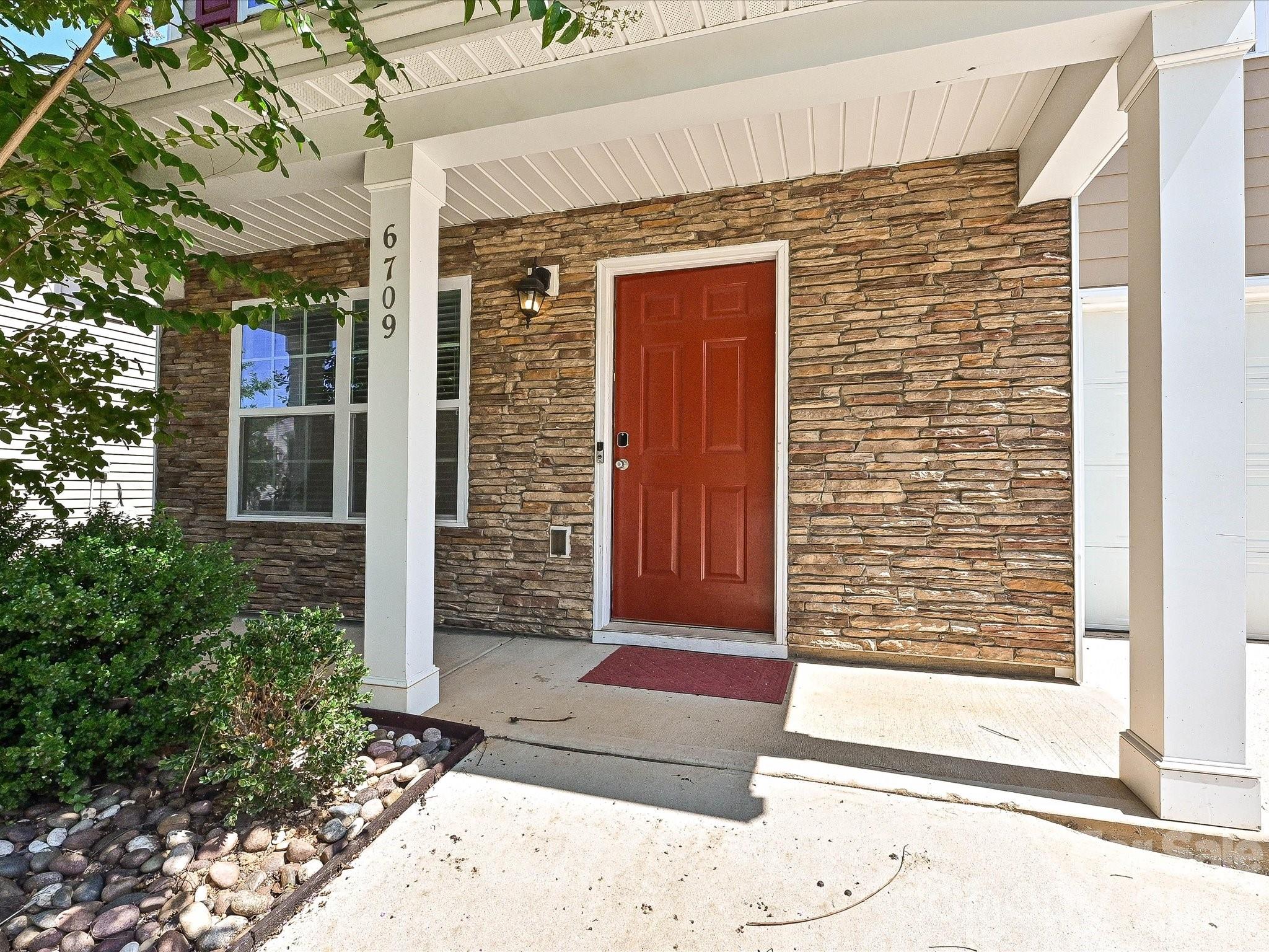 Photo 2 of 6709 Broad Valley Court, Charlotte, NC