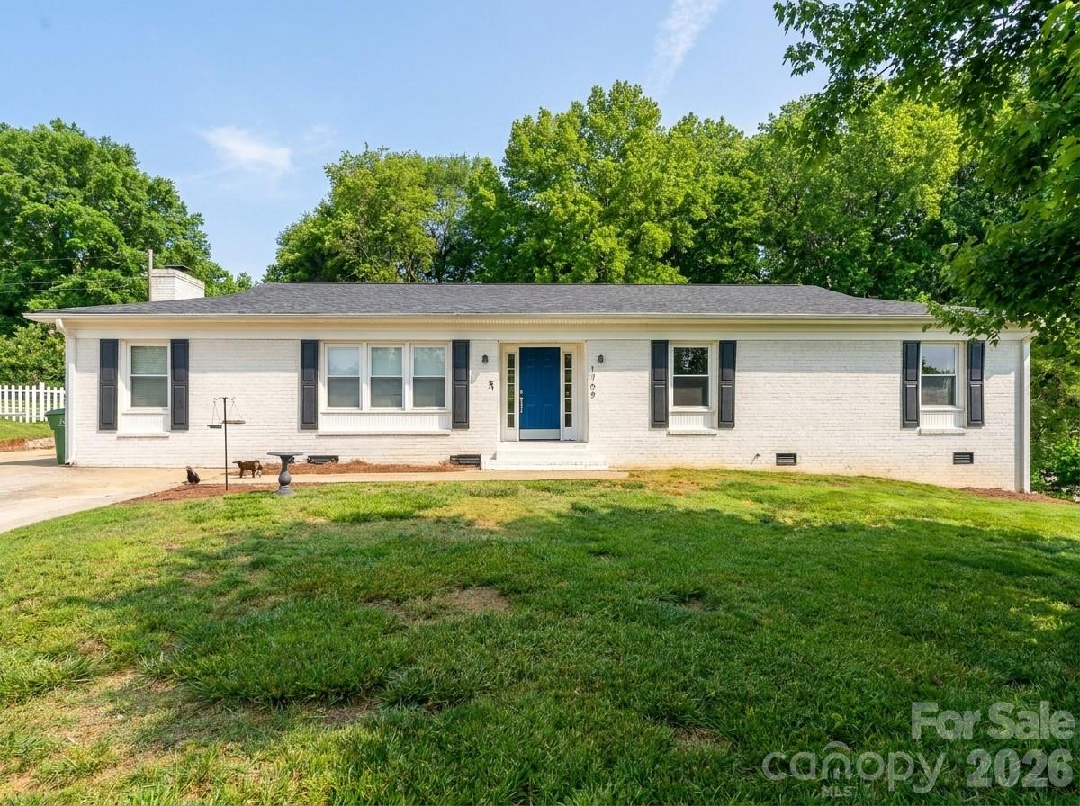 1709 Essen Lane, Gastonia, NC - photo 1 of 30