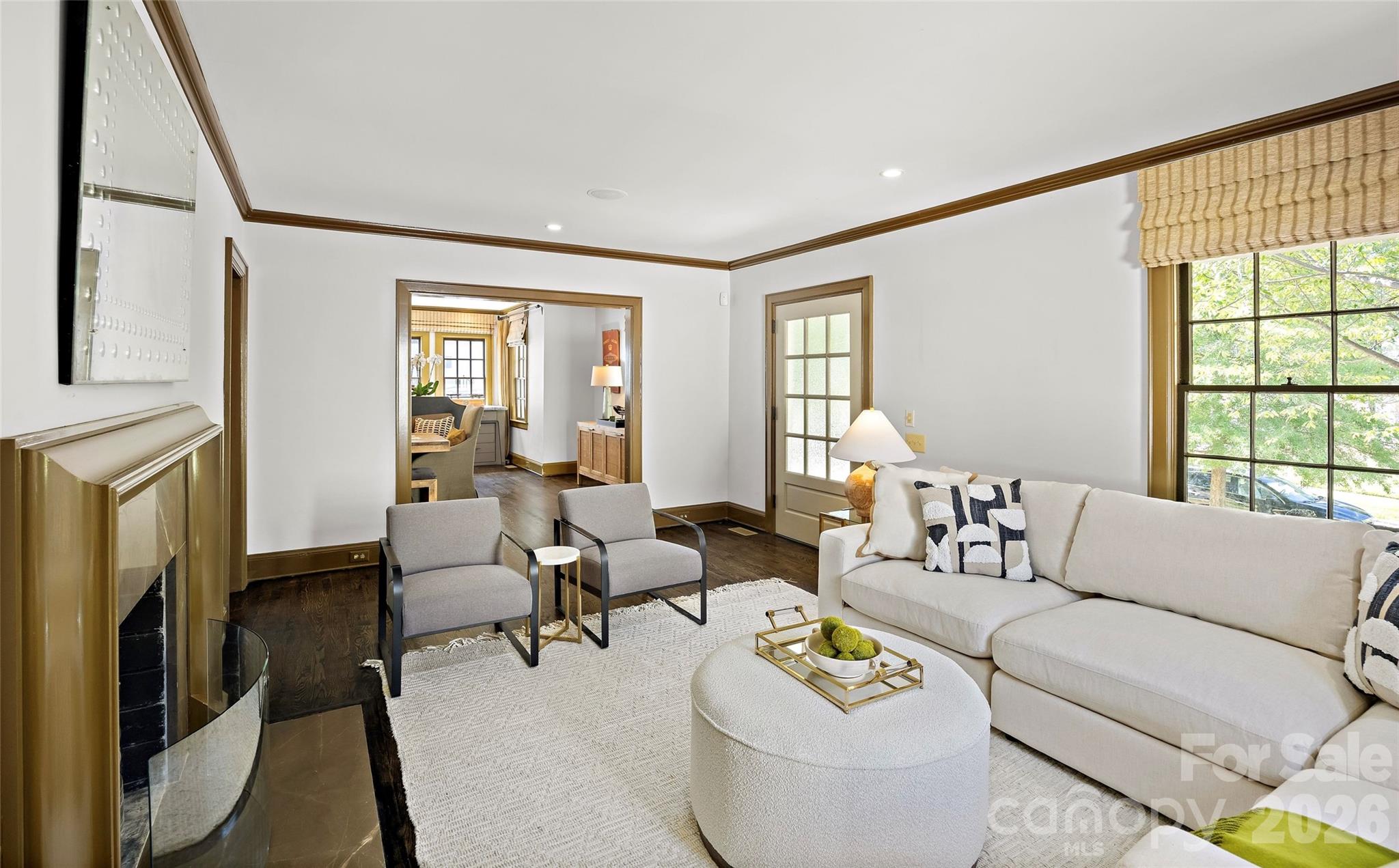 208 Wales Avenue, Charlotte, NC - photo 4 of 33