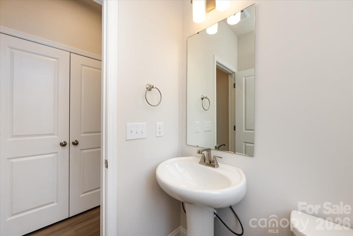 Photo 21 of 909 Archway Lane, Charlotte, NC