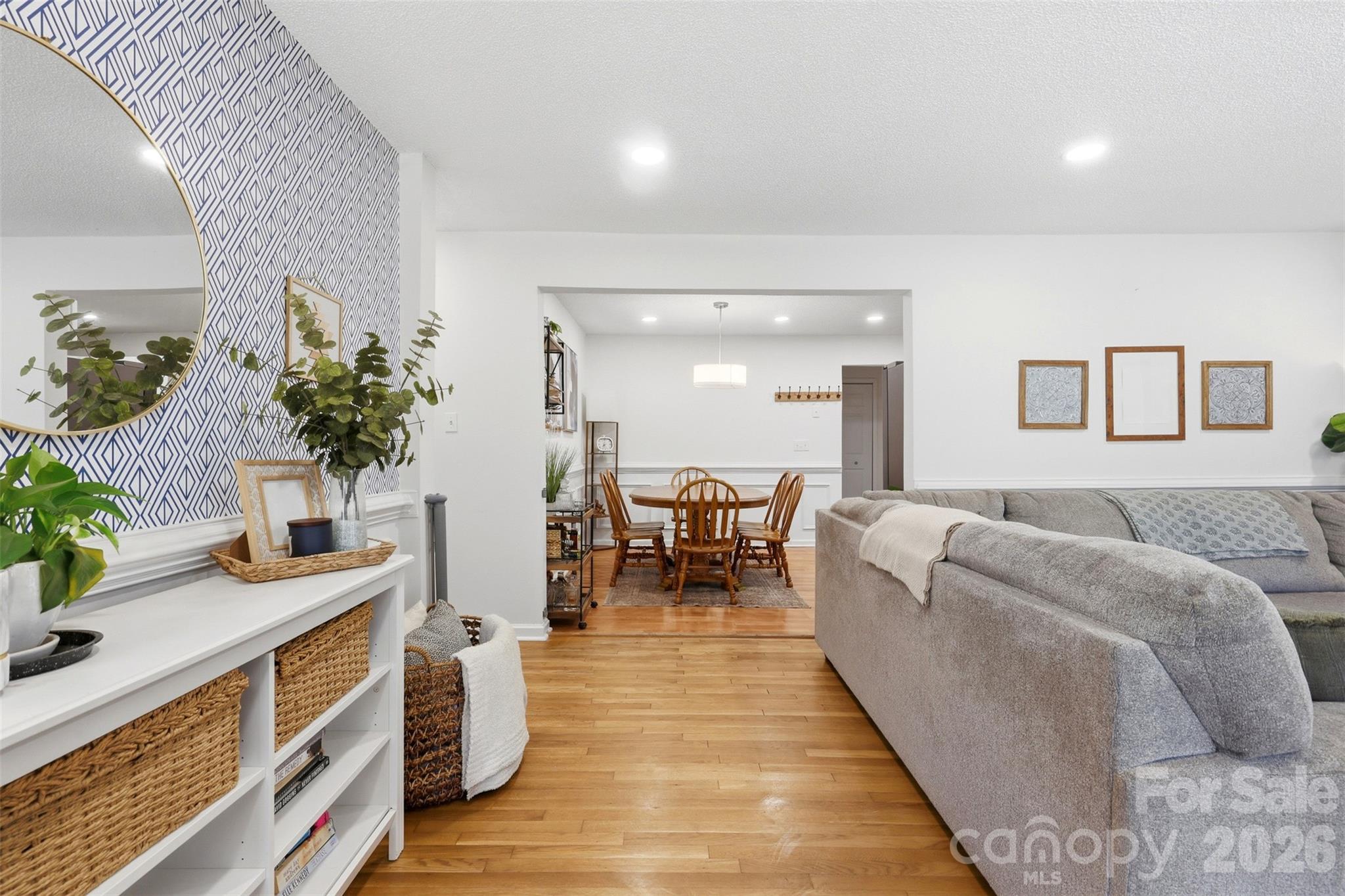 Photo 3 of 6607 Elmwood Circle, Charlotte, NC