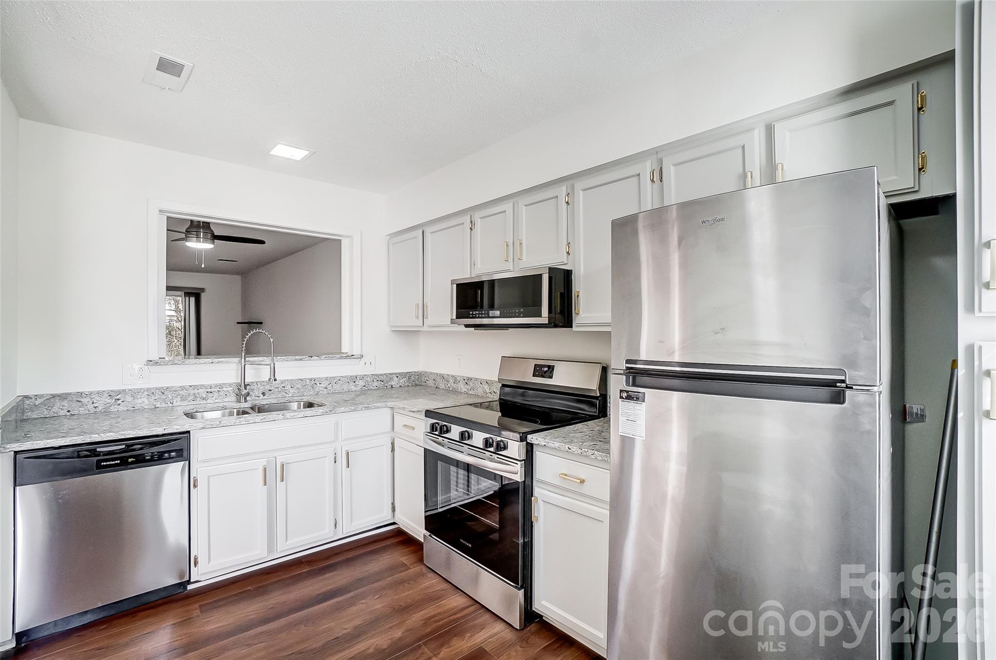 Photo 9 of 3109 Heathstead Place, Charlotte, NC