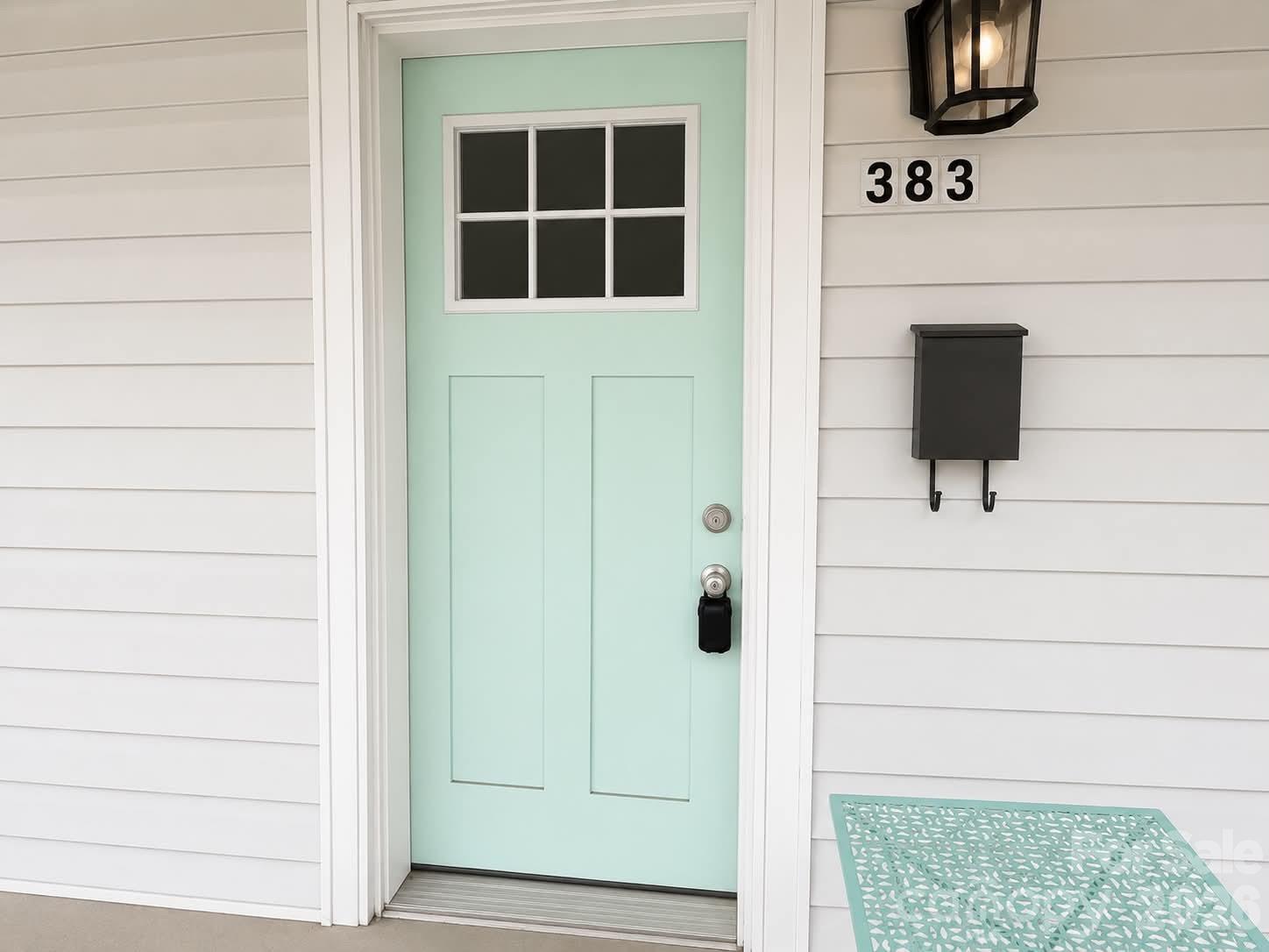 Photo 3 of 383 E Catawba Avenue, Mooresville, NC
