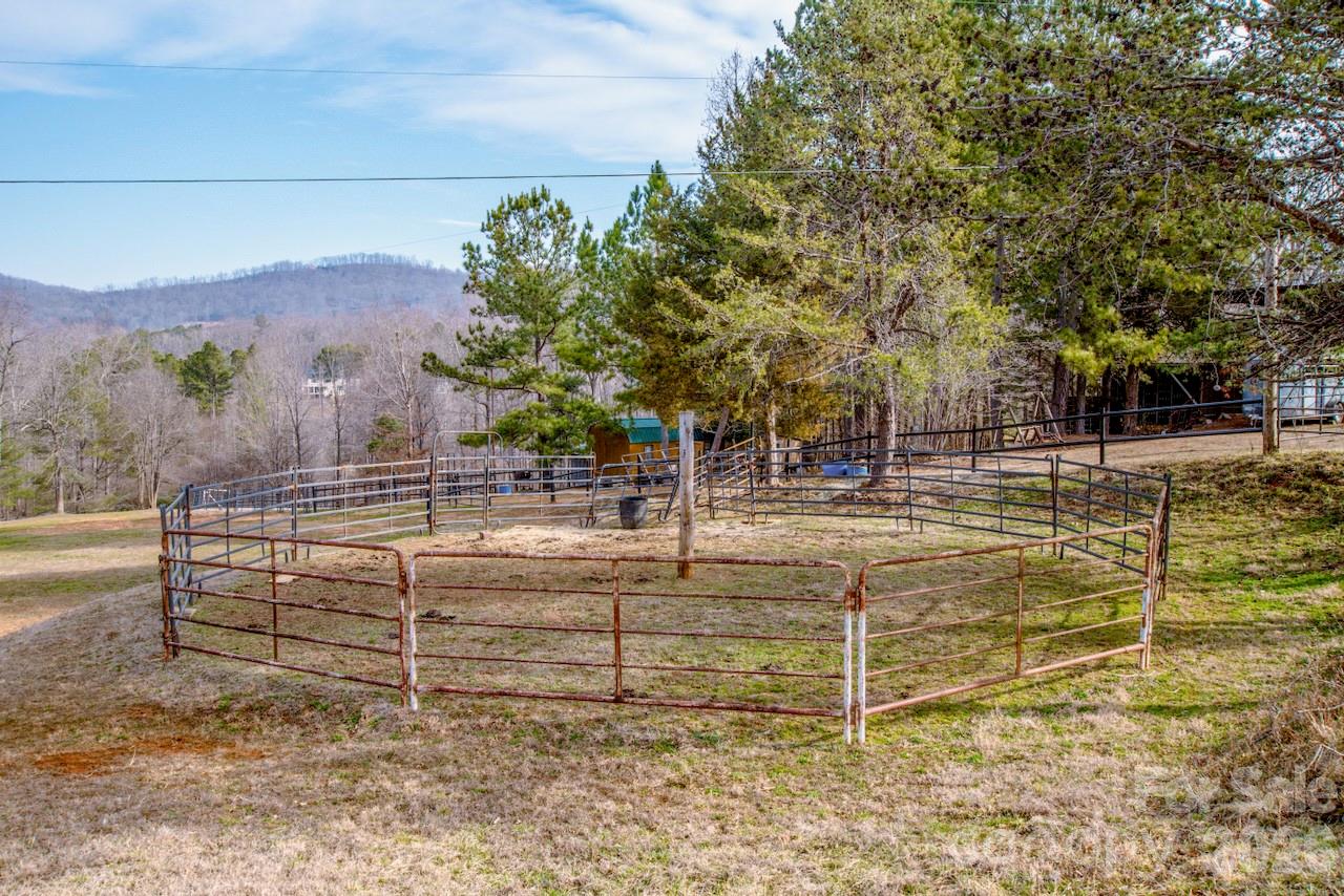 508 Liles Lane, Hiddenite, NC - photo 2 of 46