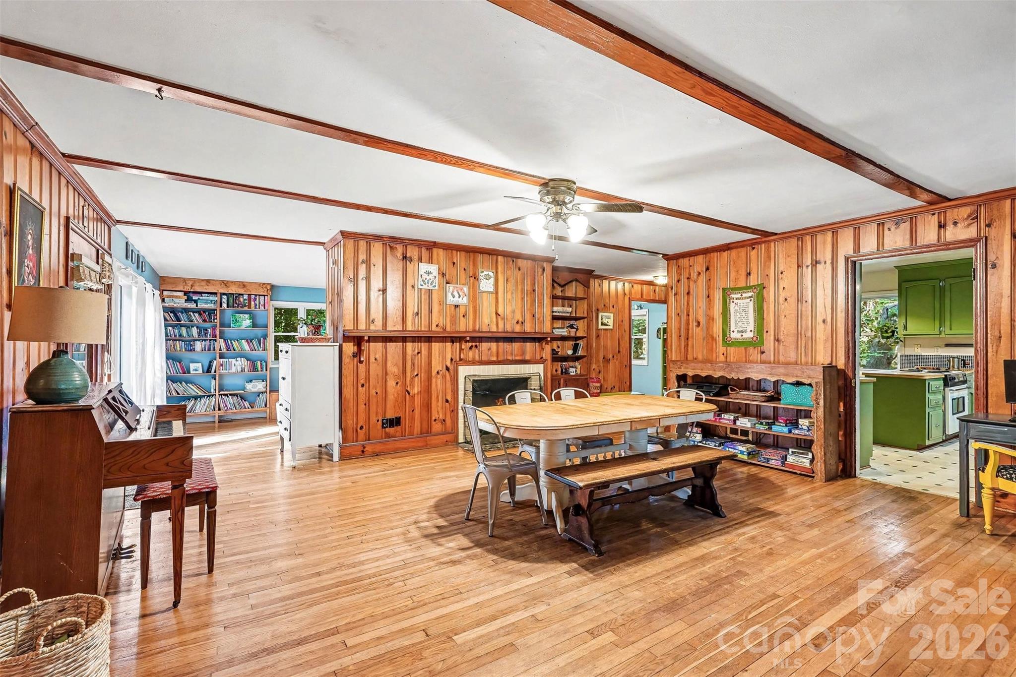 812 Saint Michaels Lane, Gastonia, NC - photo 10 of 36