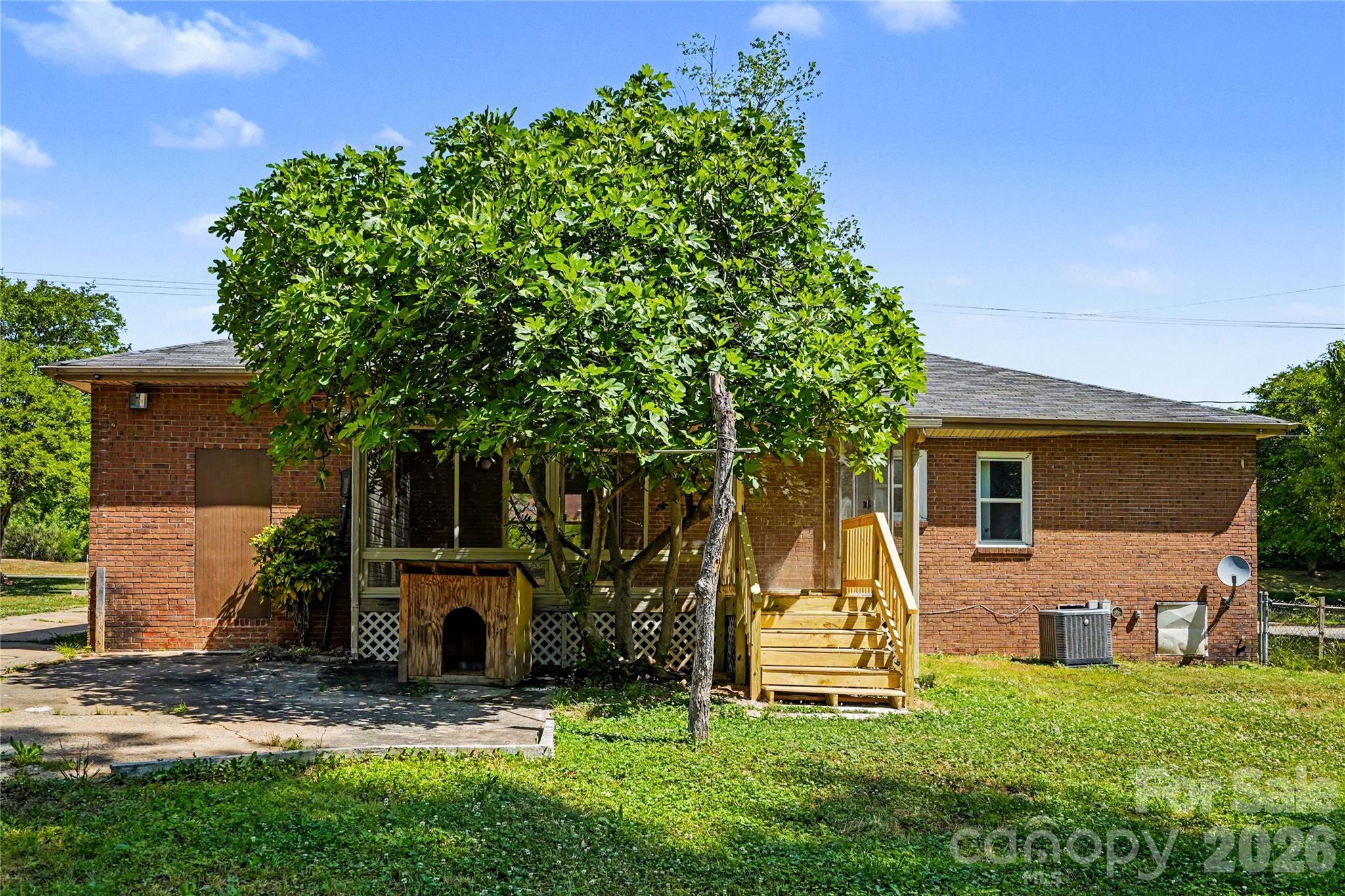Photo 5 of 7040 Idlewild Road, Charlotte, NC
