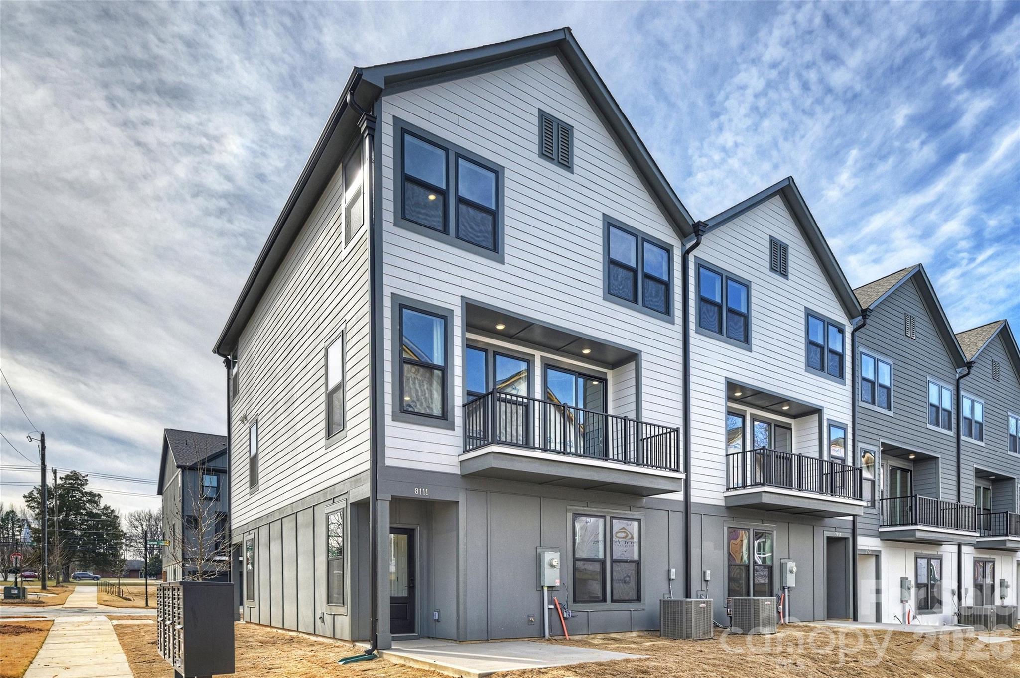 Photo 2 of 8006 Sansom Circle, Charlotte, NC