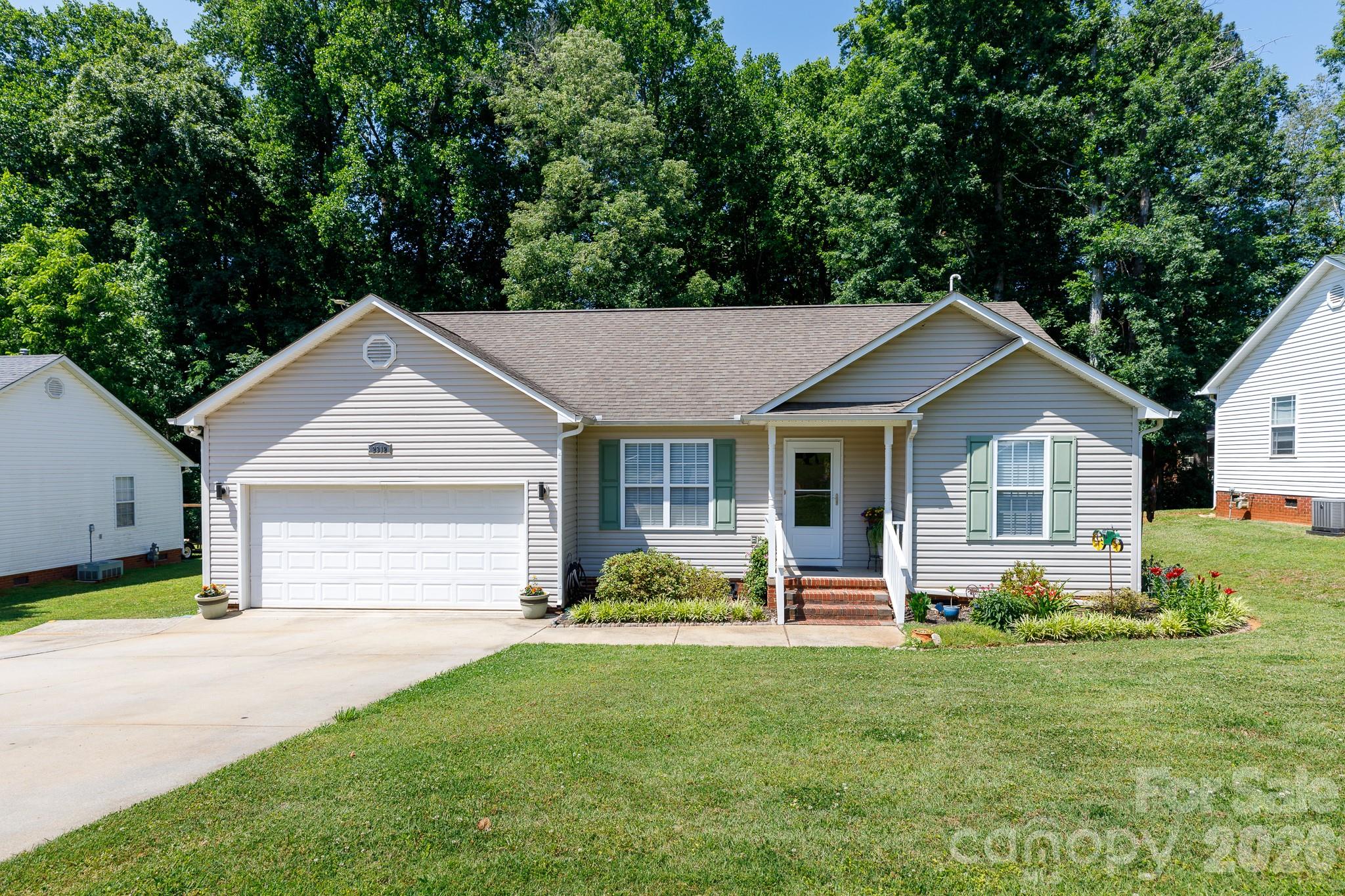 2312 Nuthatch Drive, Rock Hill, SC - photo 1 of 34