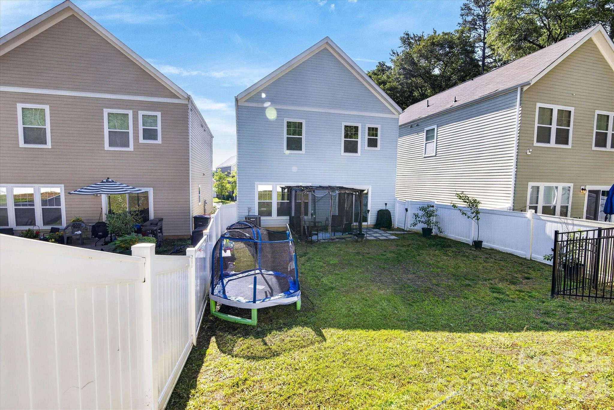 Photo 4 of 548 Kingsway Circle, Charlotte, NC