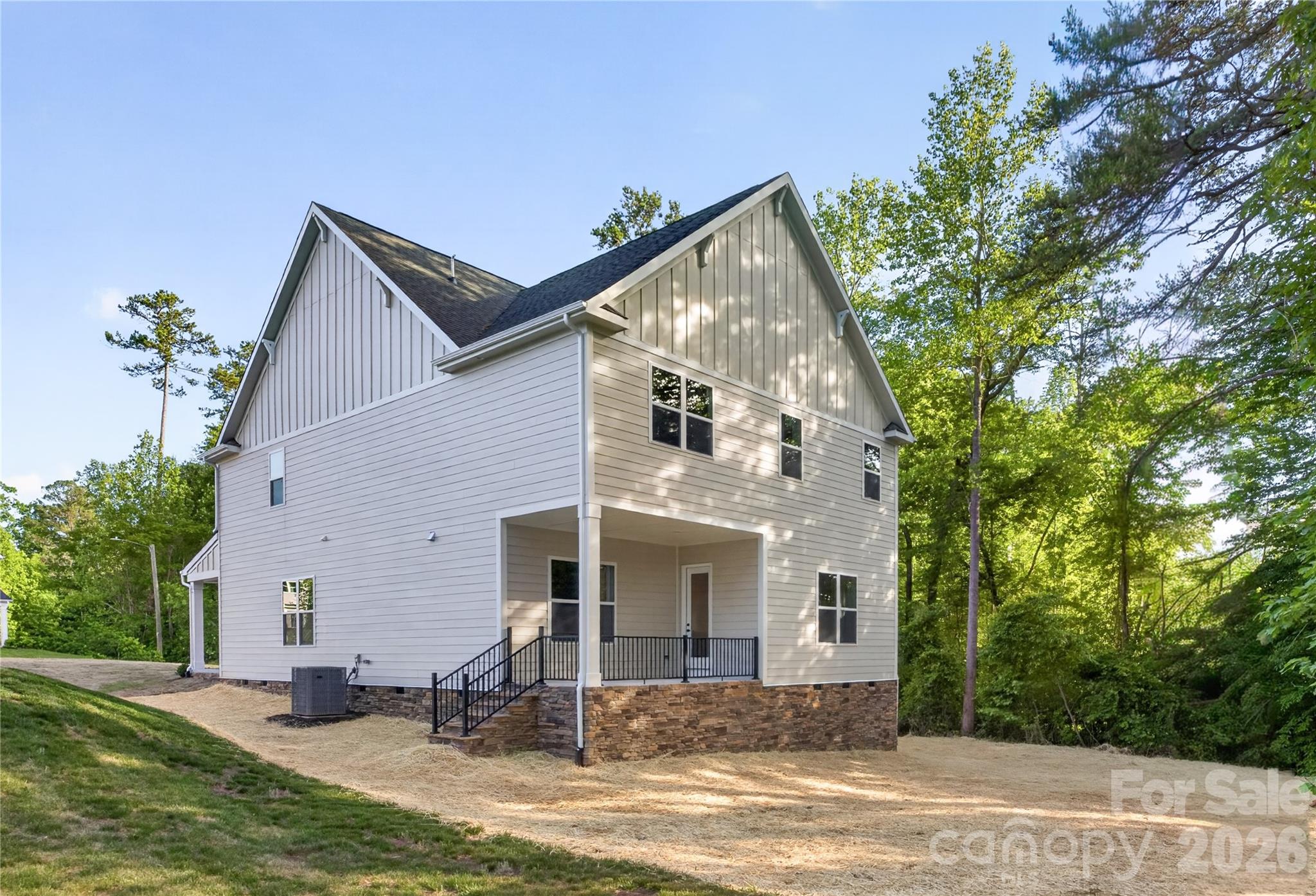 Photo 2 of 3883 12th Street NE, Hickory, NC