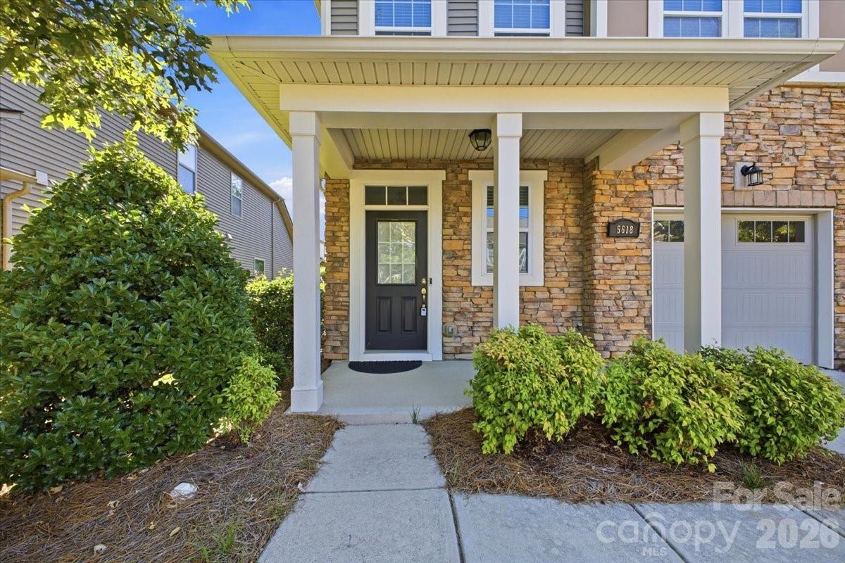Photo 3 of 5618 Stonewells Drive, Charlotte, NC
