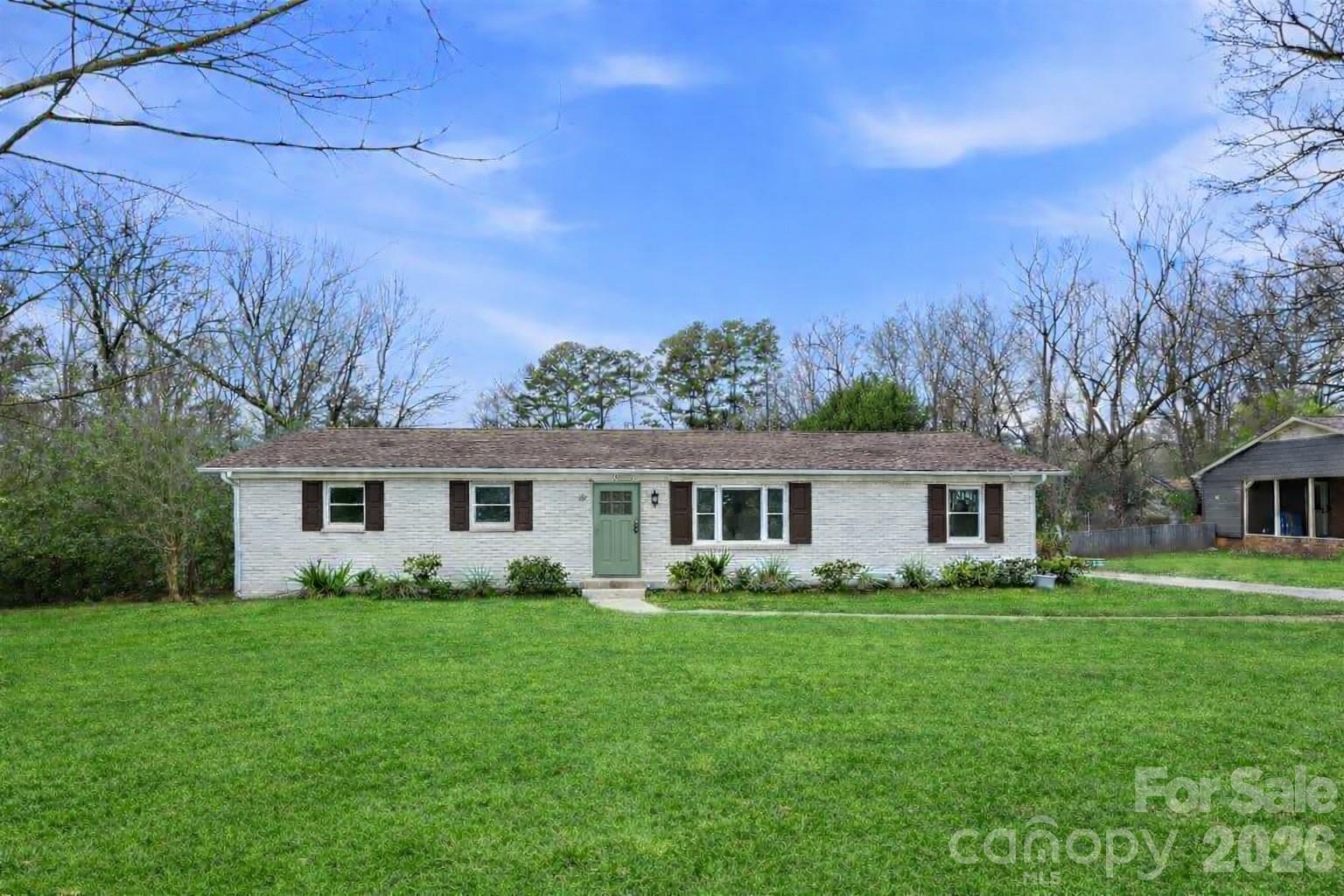Photo 4 of 3029 Cresthill Drive, Charlotte, NC