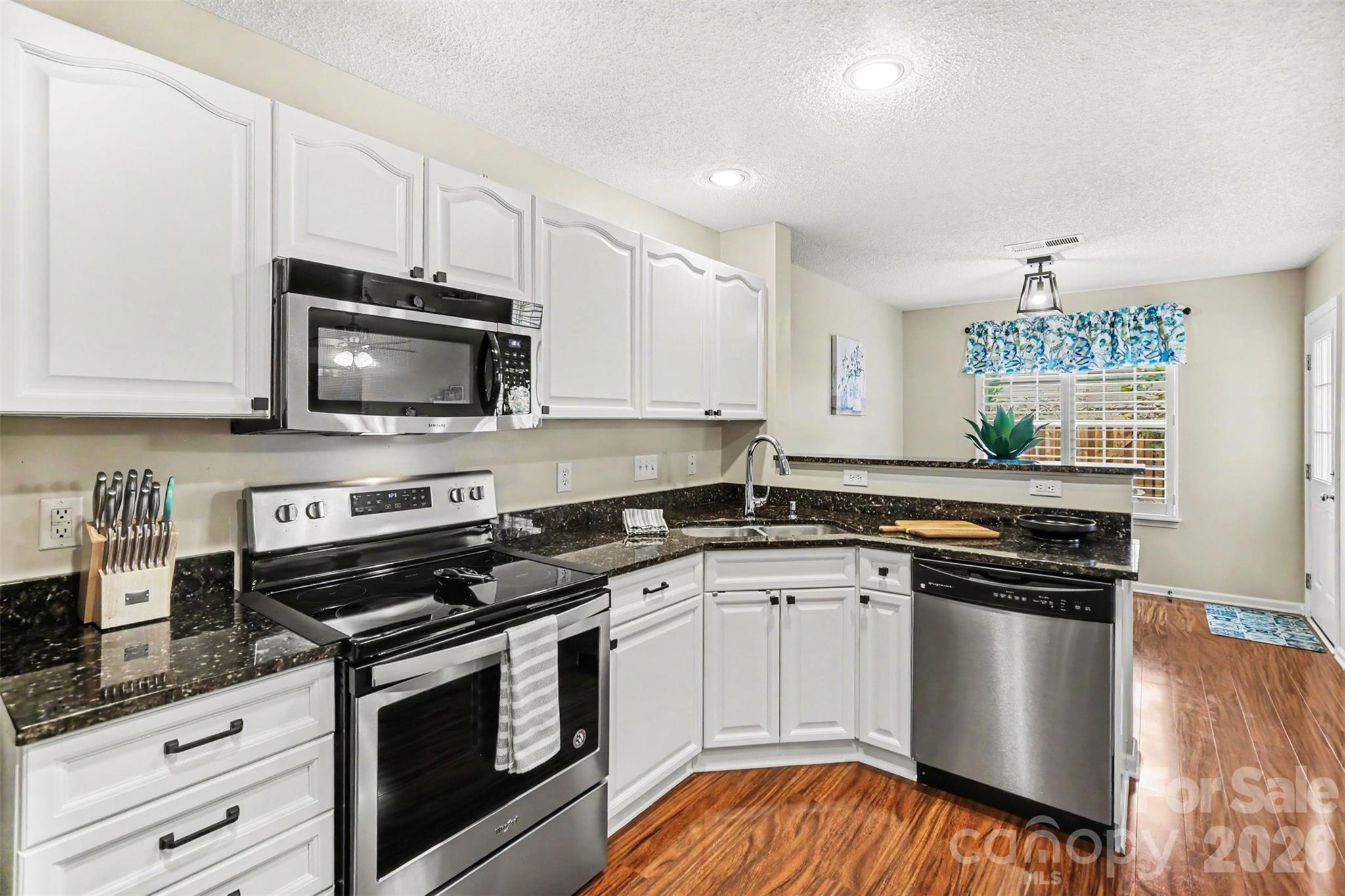 Photo 4 of 9725 Mattforest Circle, Charlotte, NC