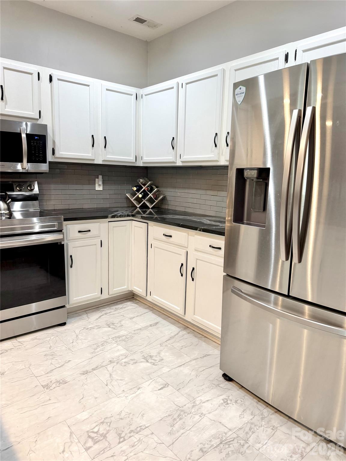 Photo 21 of 4015 Thistledown Court8, Charlotte, NC