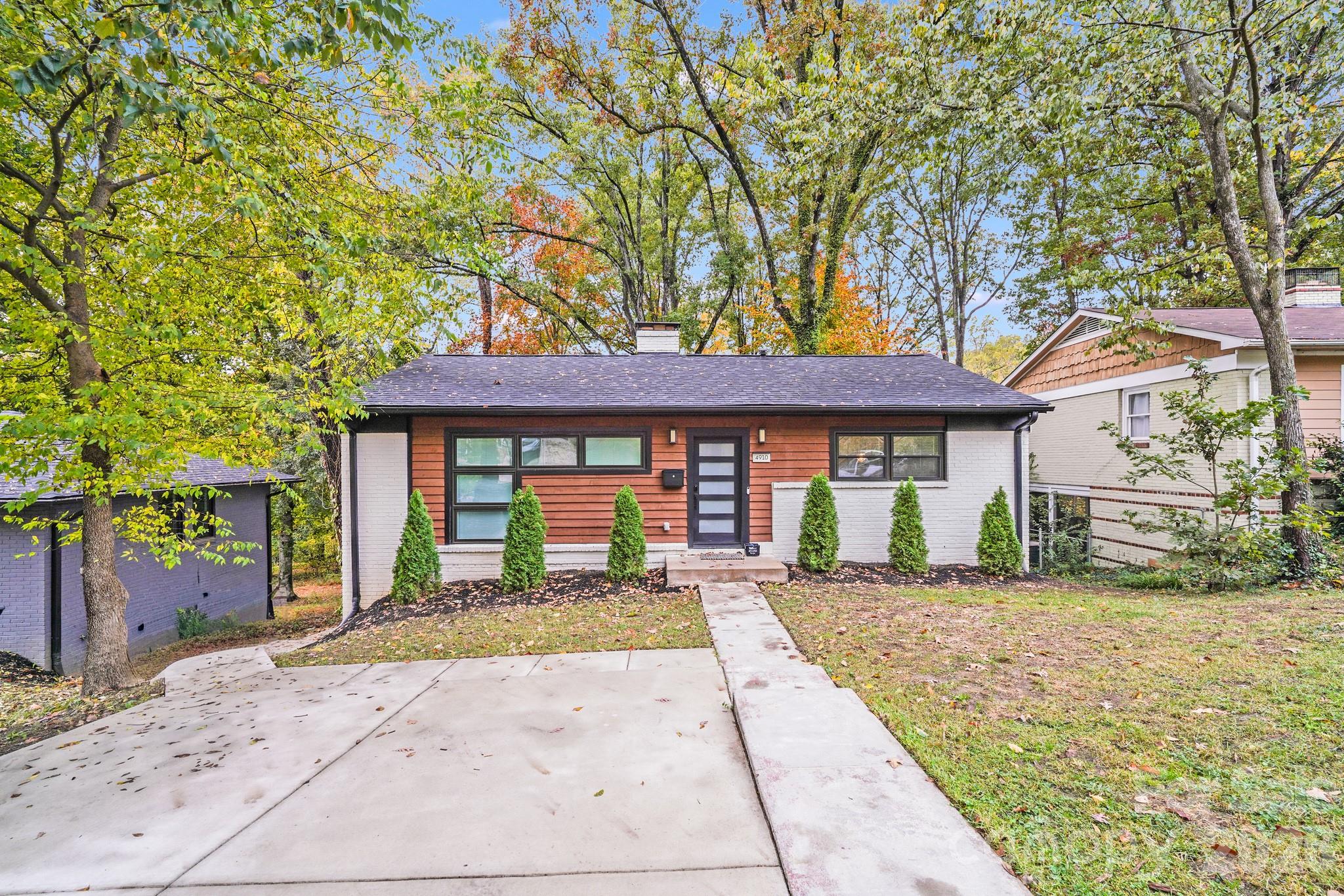 4910 Valley Stream Road, Charlotte, NC