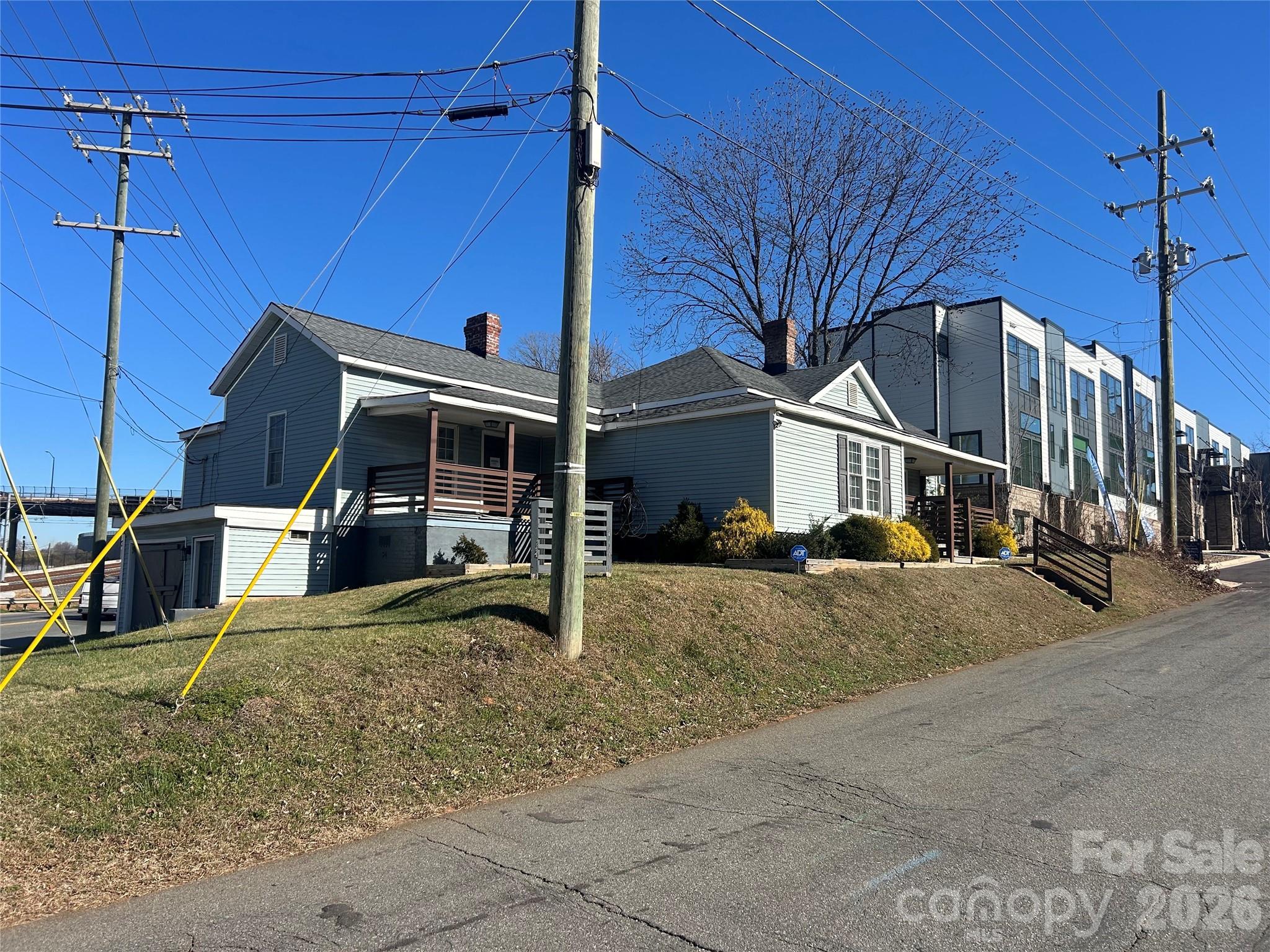 Photo 2 of 401 Charles Avenue, Charlotte, NC