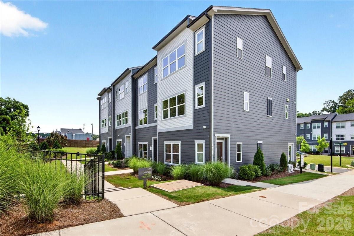 Photo 2 of 4032 Canvas Court, Charlotte, NC