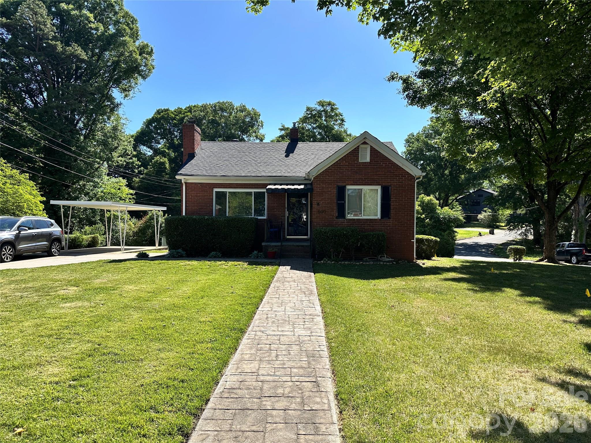 600 W Cama Street8, Charlotte, NC - photo 2 of 27