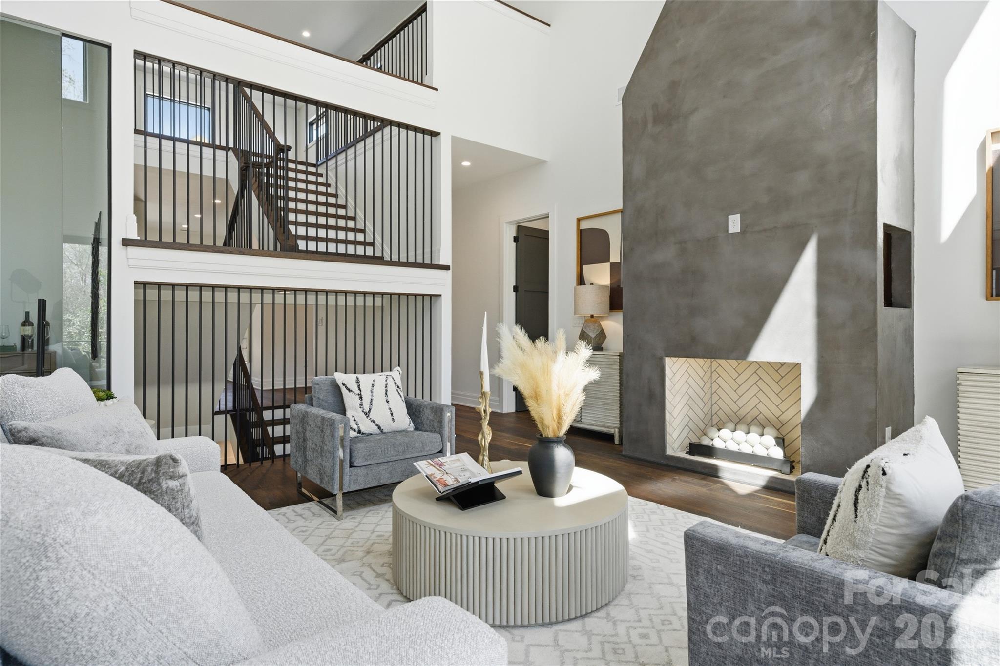 Photo 7 of 1423 S Wendover Road, Charlotte, NC