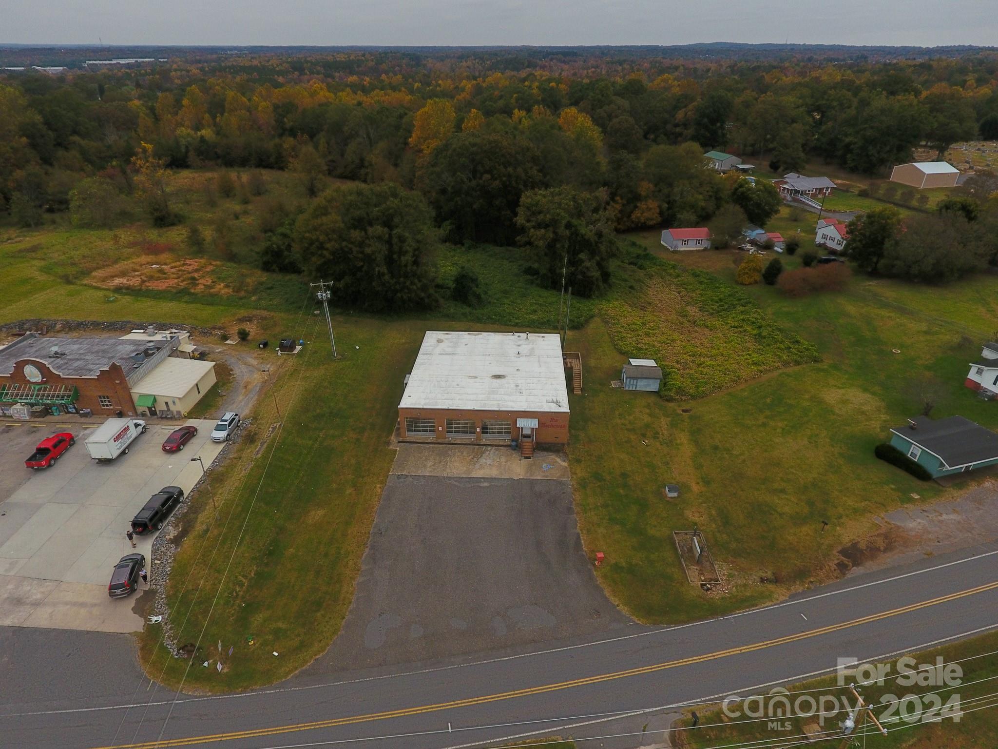 Home for sale at 907 Bethlehem Road, Kings Mountain, NC — photo 4 of 27