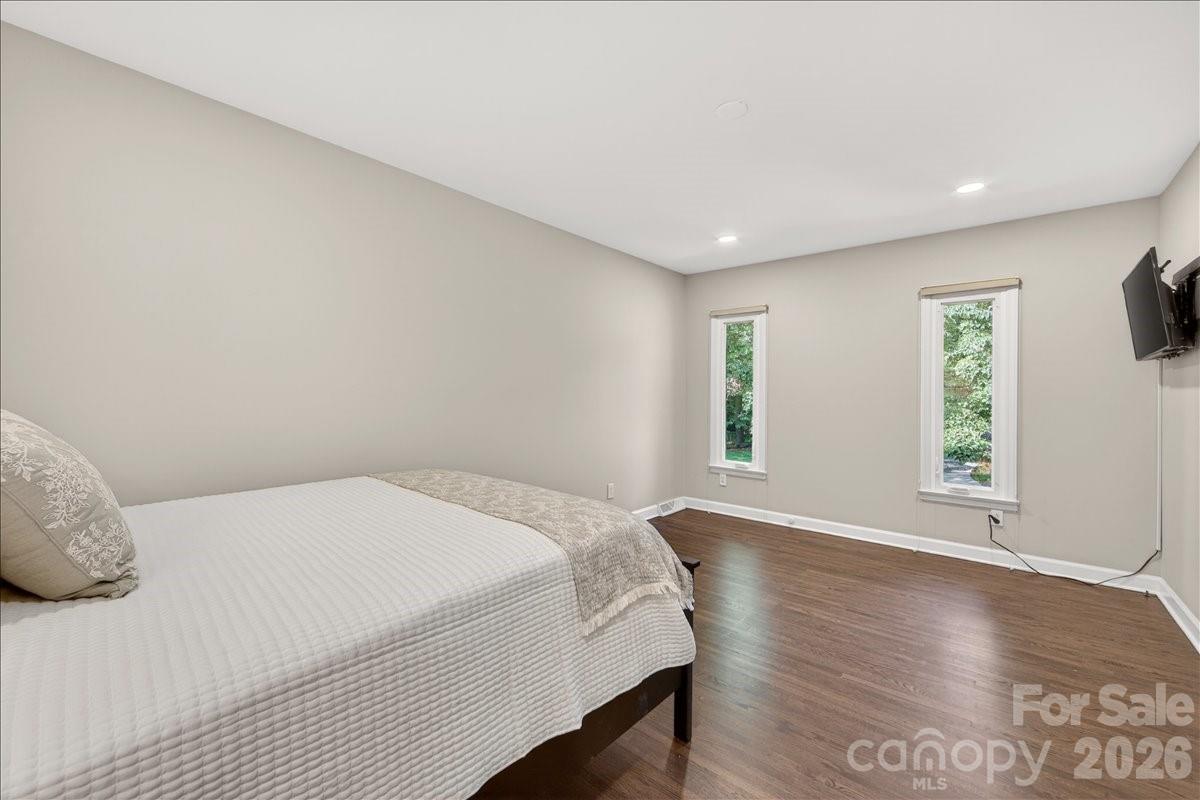 Photo 33 of 1128 Court Drive, Charlotte, NC