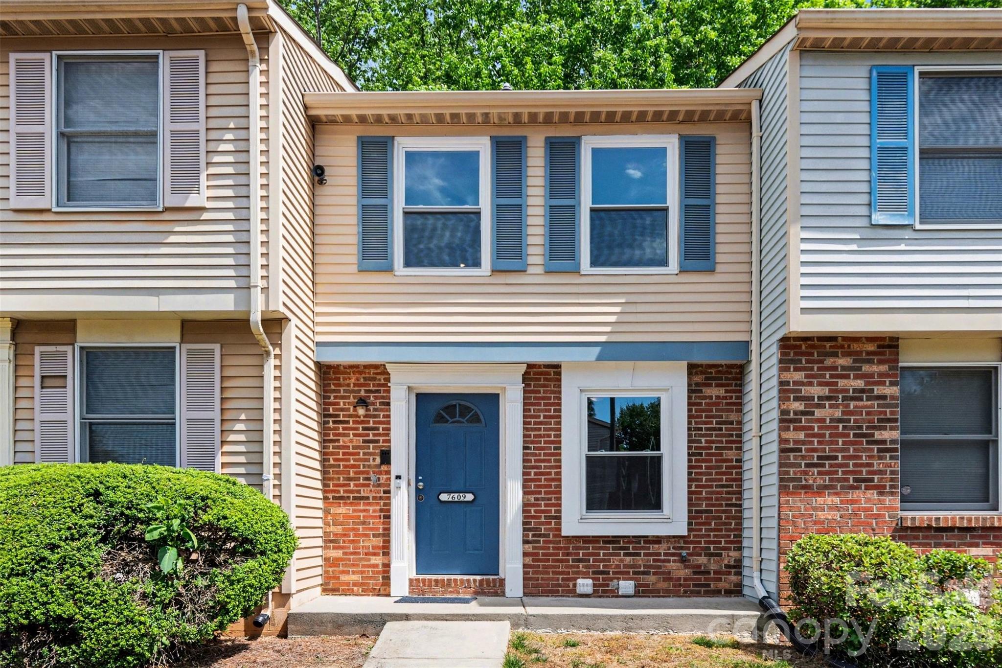 Photo 2 of 7609 Holly Grove Court, Charlotte, NC