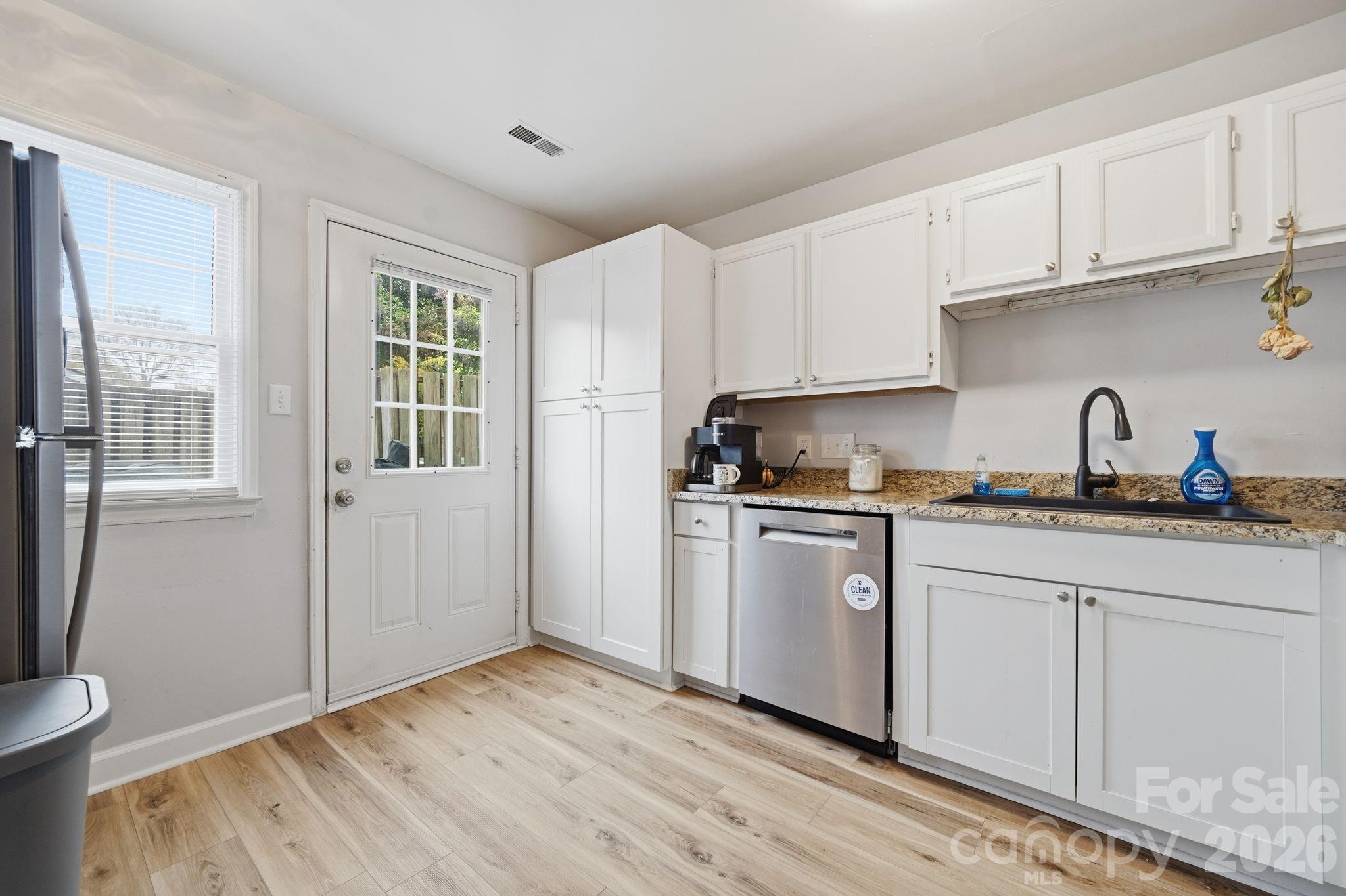Photo 9 of 5918 Crape Myrtle Lane, Charlotte, NC