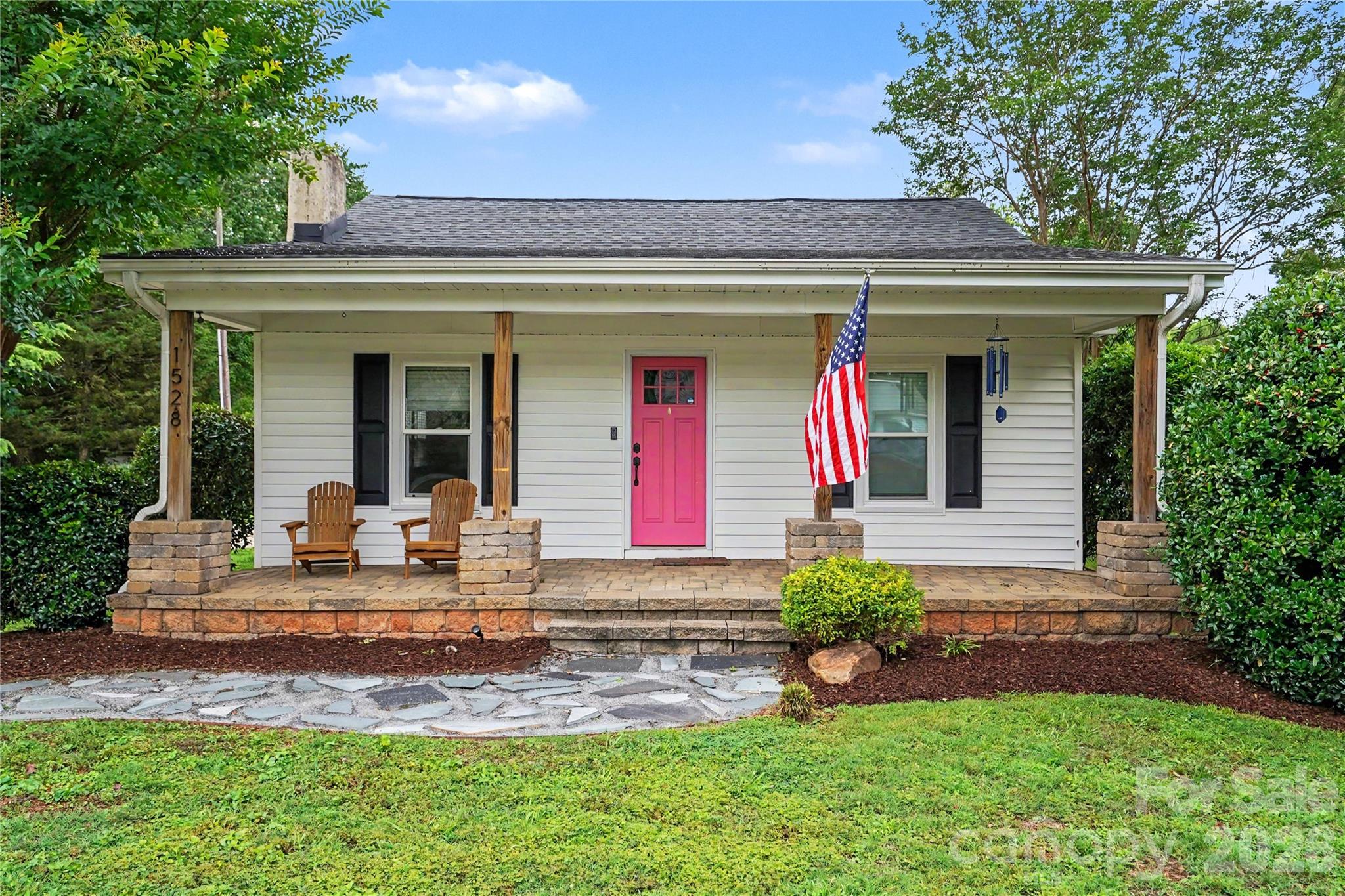 1528 S Point Road, Belmont, NC
