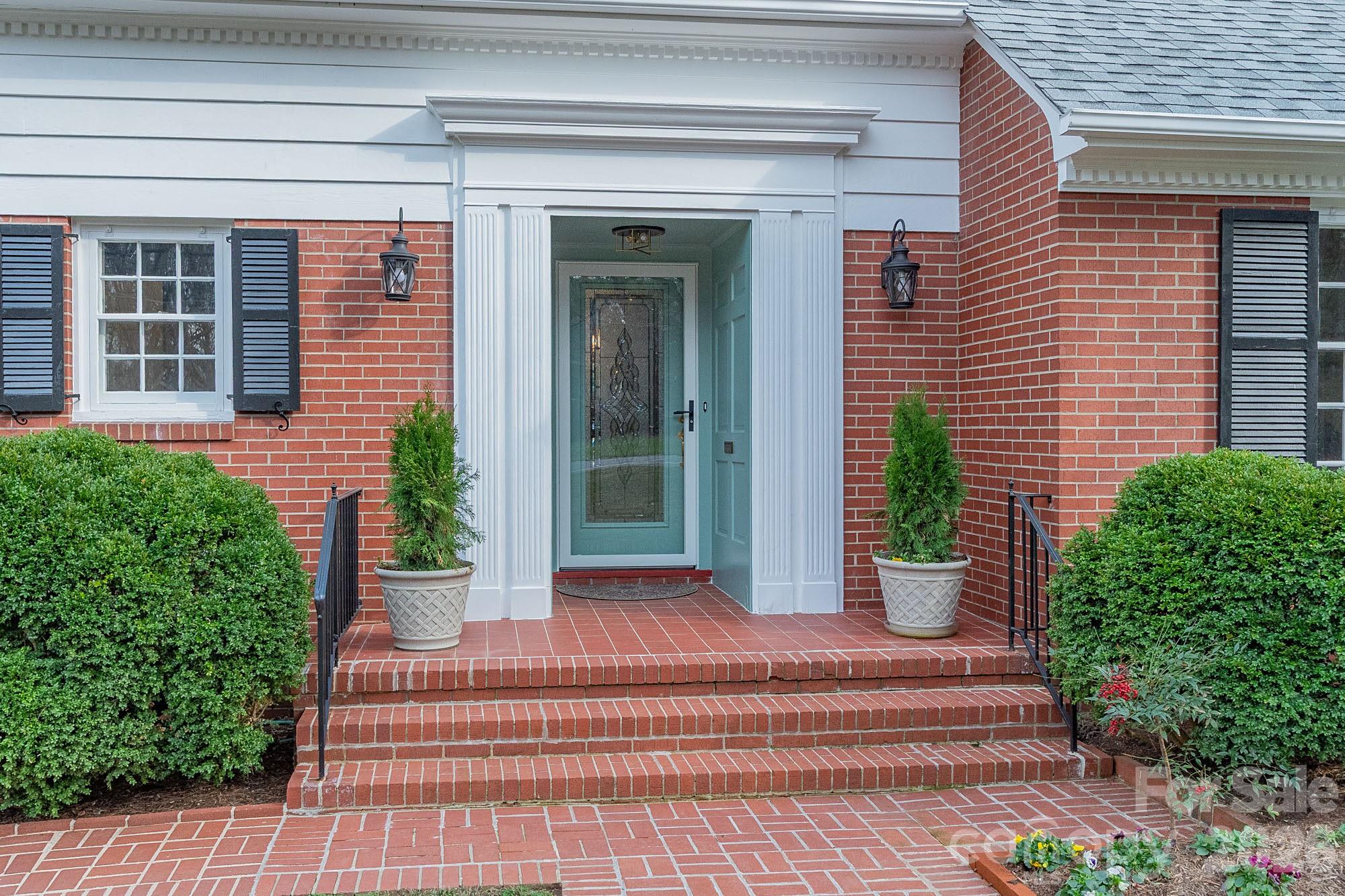 Photo 3 of 403 Weaver Drive, Lexington, NC