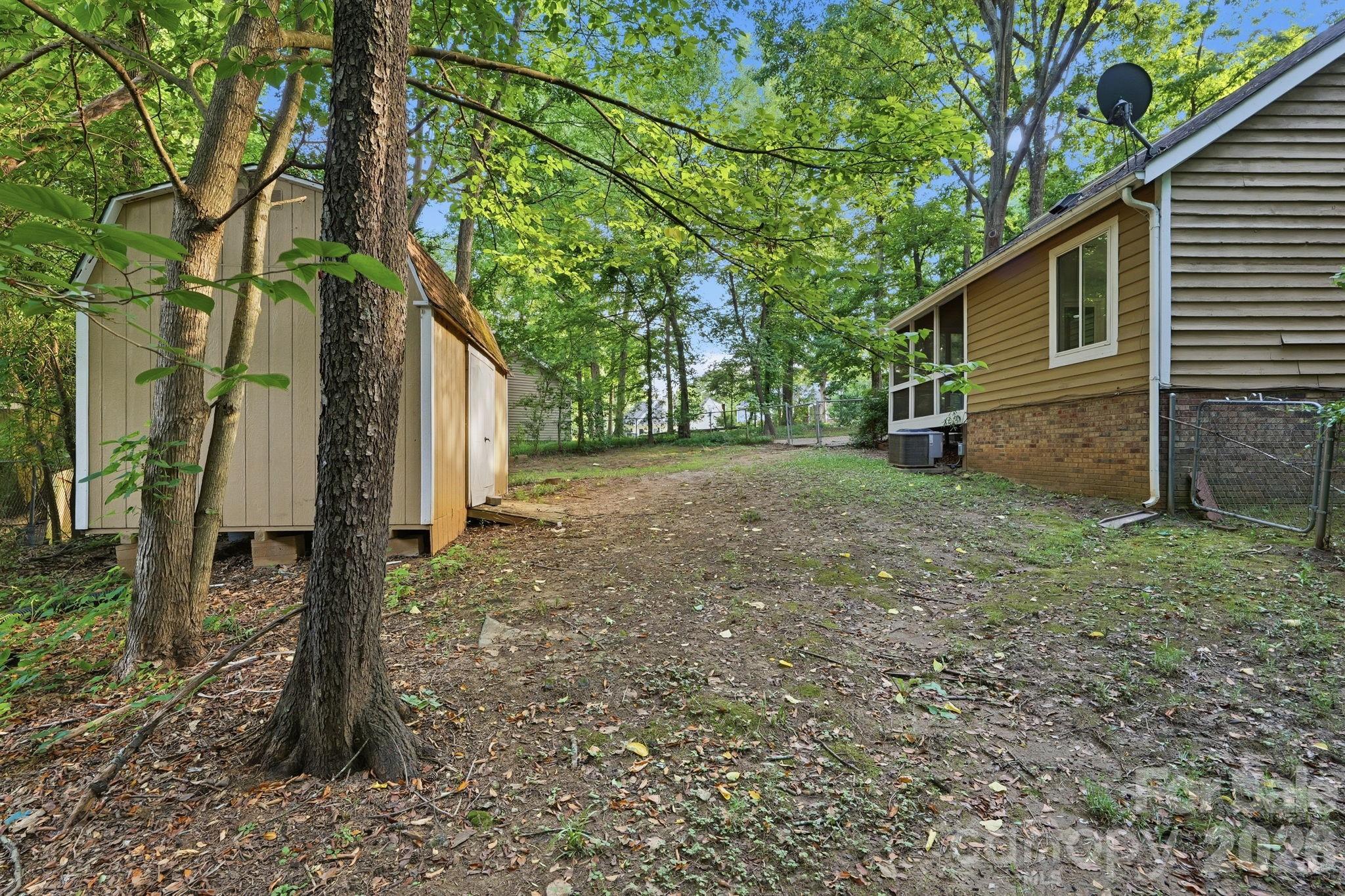 Home for sale at 7401 Park Vista Circle, Charlotte, NC — photo 24 of 33