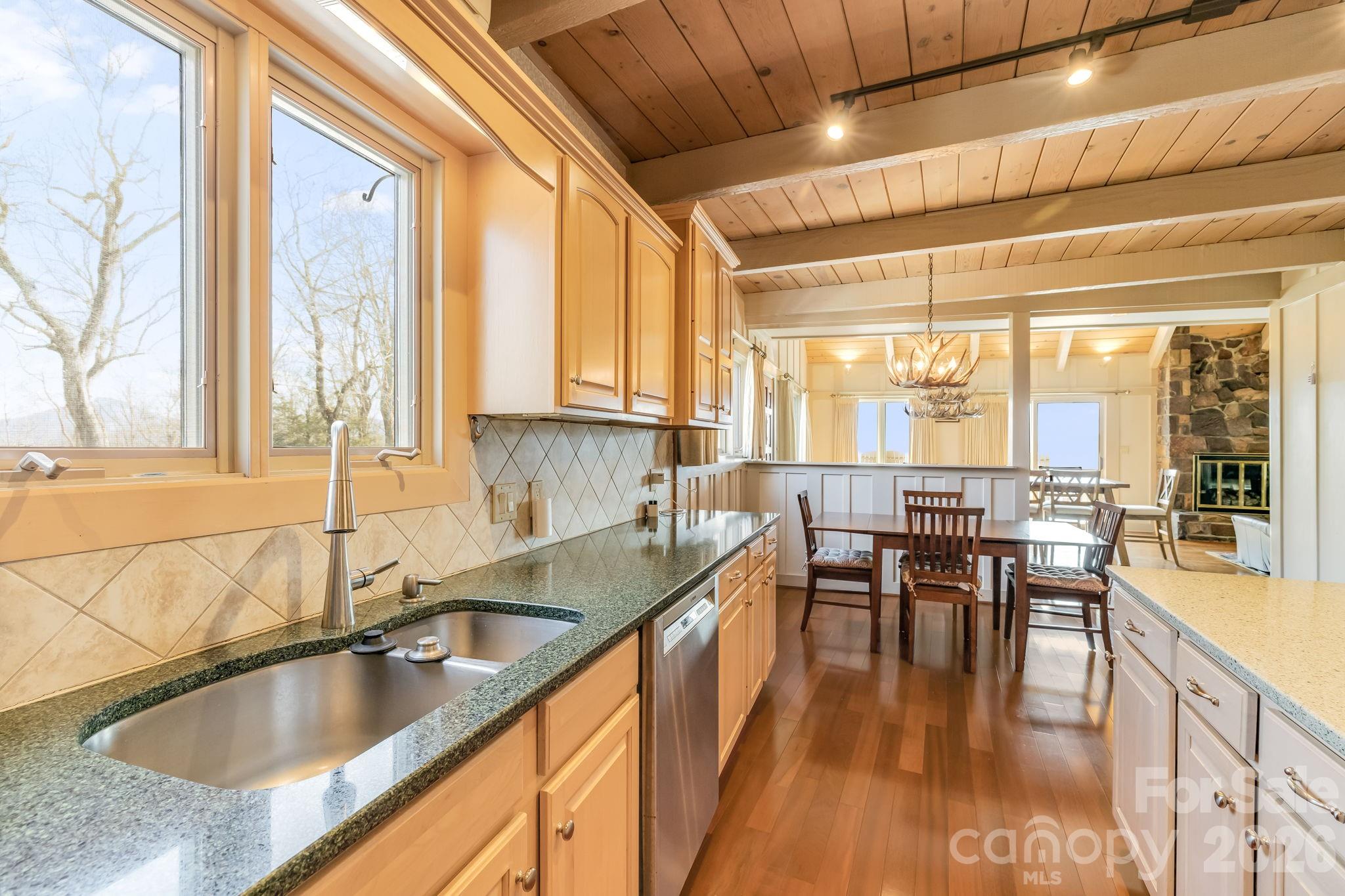 301 Highland Circle, Sugar Mountain, NC - photo 13 of 49