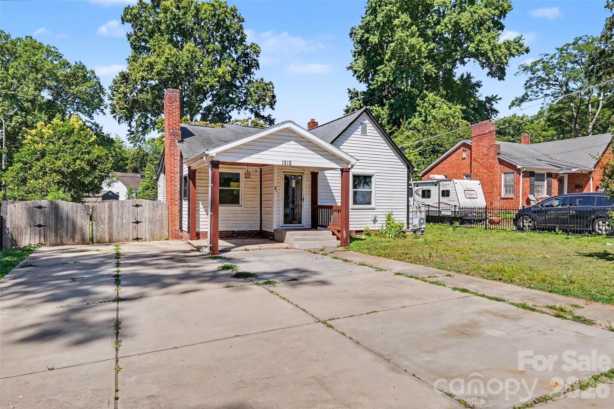 Photo 23 of 1212 Meadow Lane Lane, Charlotte, NC