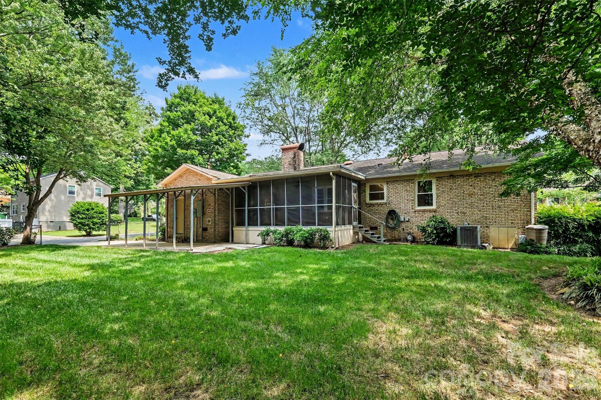 Photo 16 of 2143 Knickerbocker Drive, Charlotte, NC