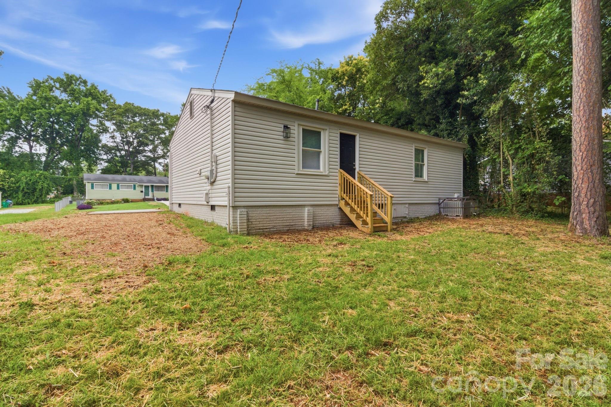 Photo 14 of 2725 Thornton Road, Charlotte, NC