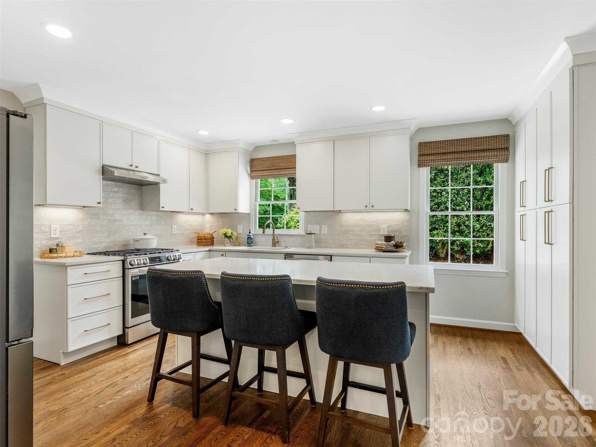 Photo 8 of 1301 E Barden Road, Charlotte, NC