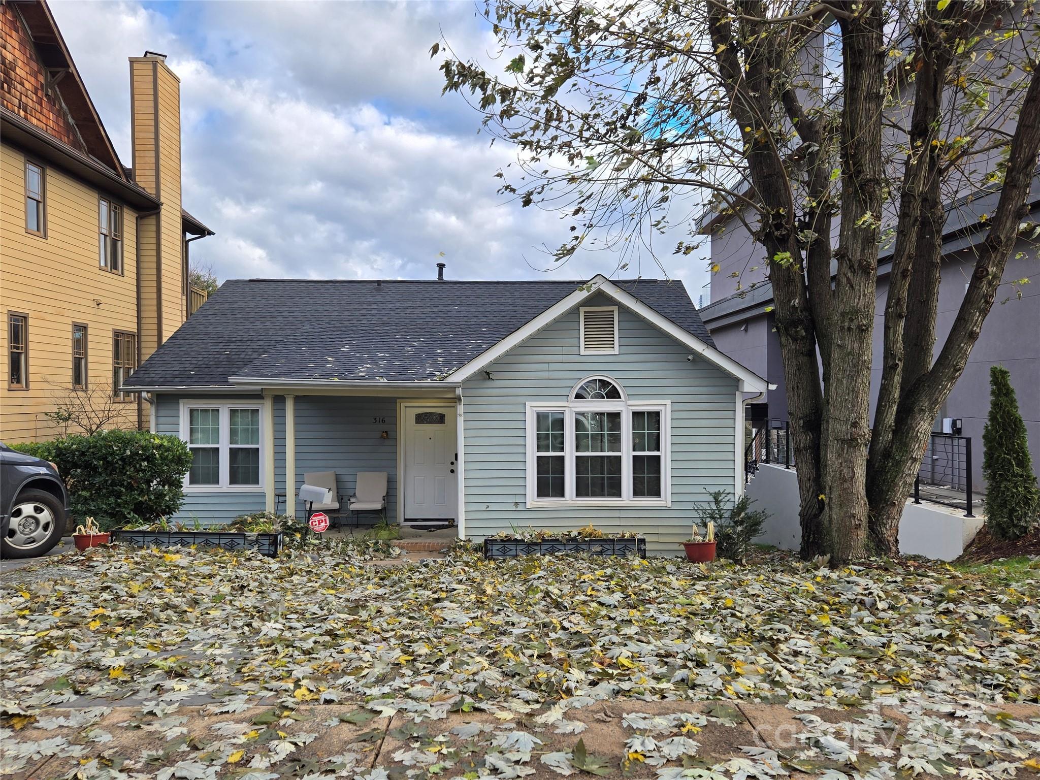 316 Frazier Avenue, Charlotte, NC - photo 1 of 4