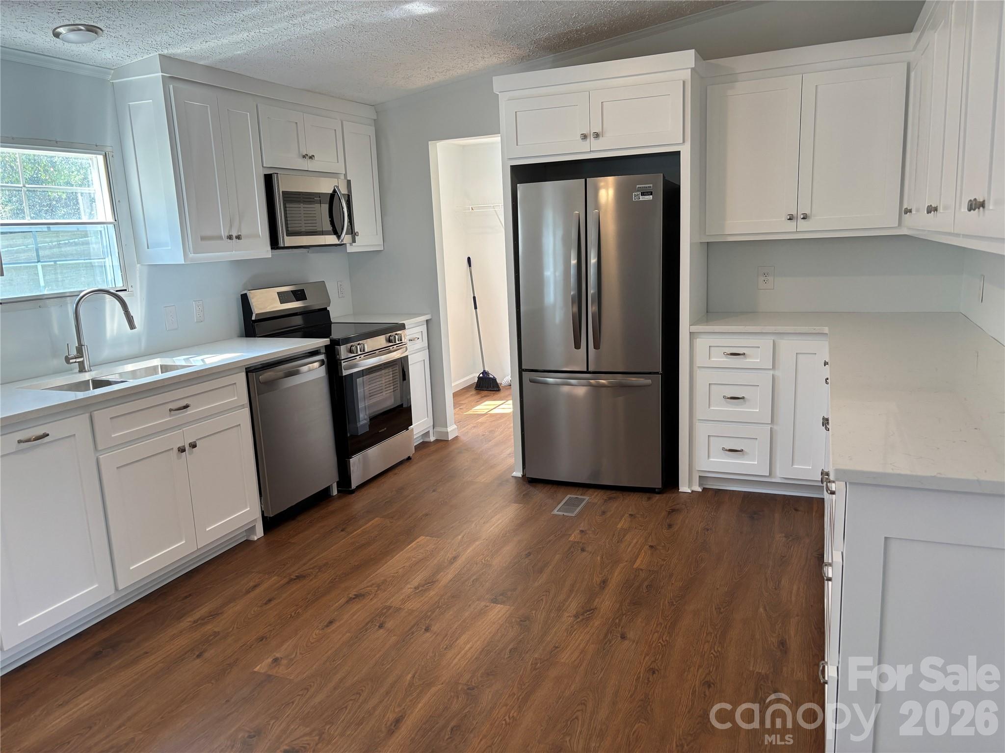 559 School Drive, Taylorsville, NC - photo 4 of 49
