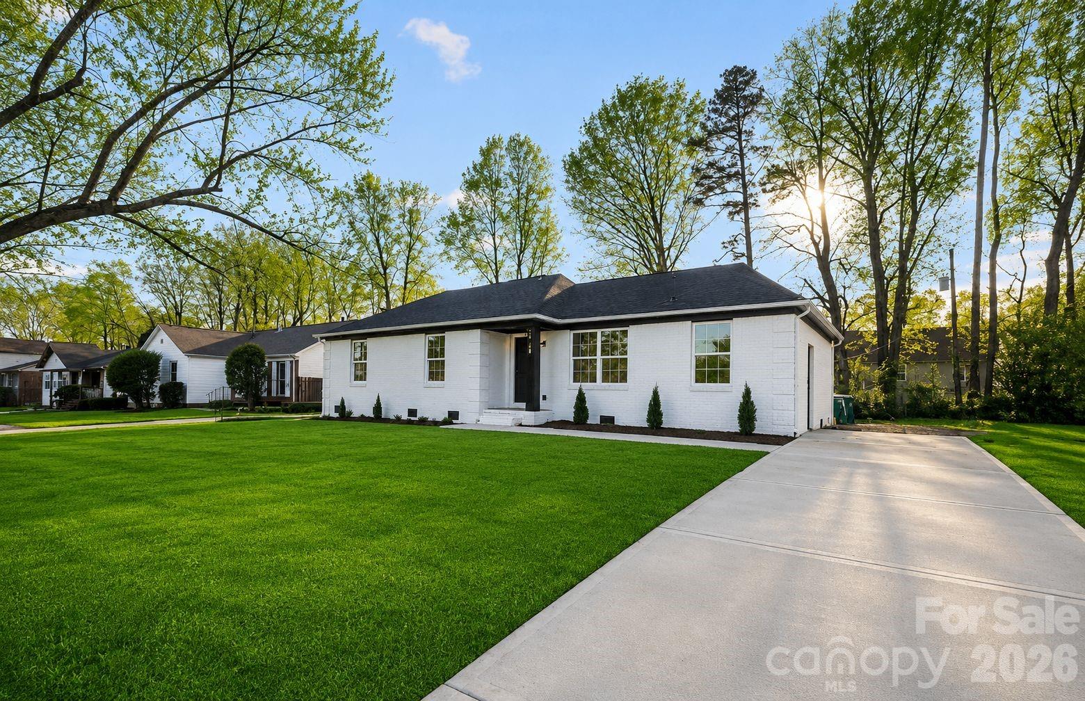 Photo 2 of 10107 Clairemore Place, Charlotte, NC