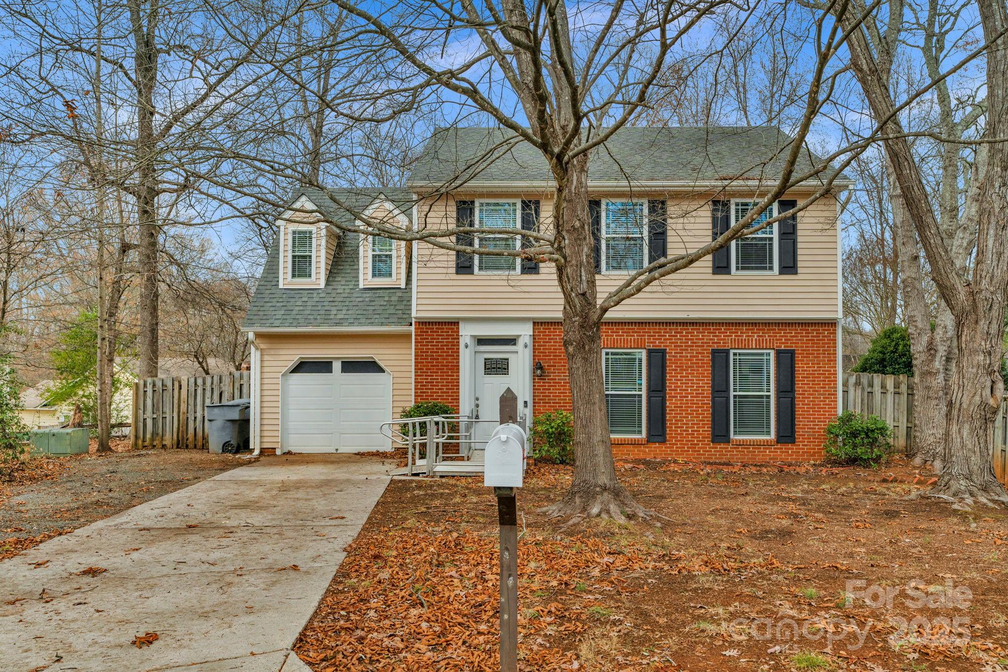 Photo 4 of 6109 Tartan Green Court, Charlotte, NC