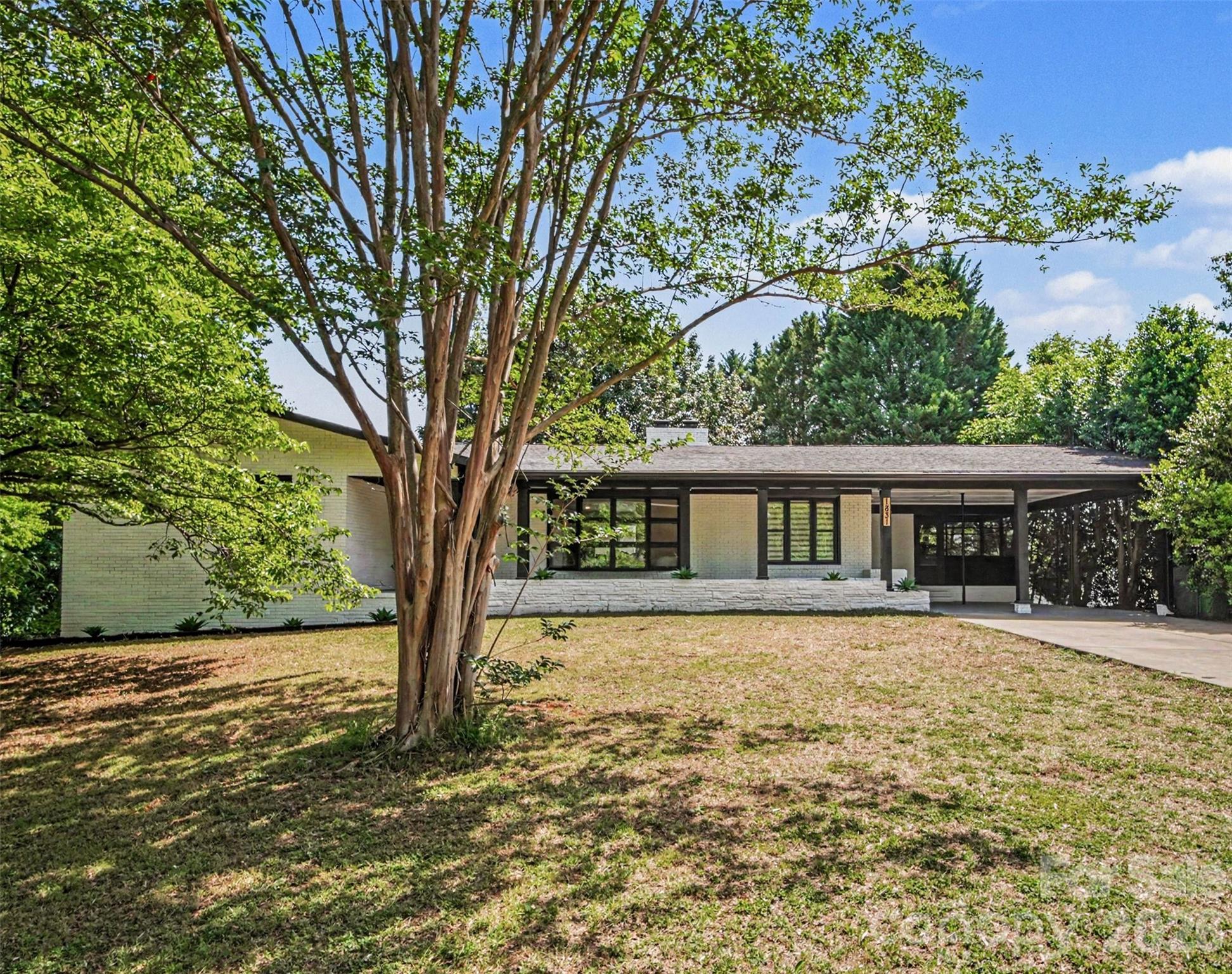 Home for sale at 1831 Elizabeth Oaks Avenue, Charlotte, NC — photo 1 of 48