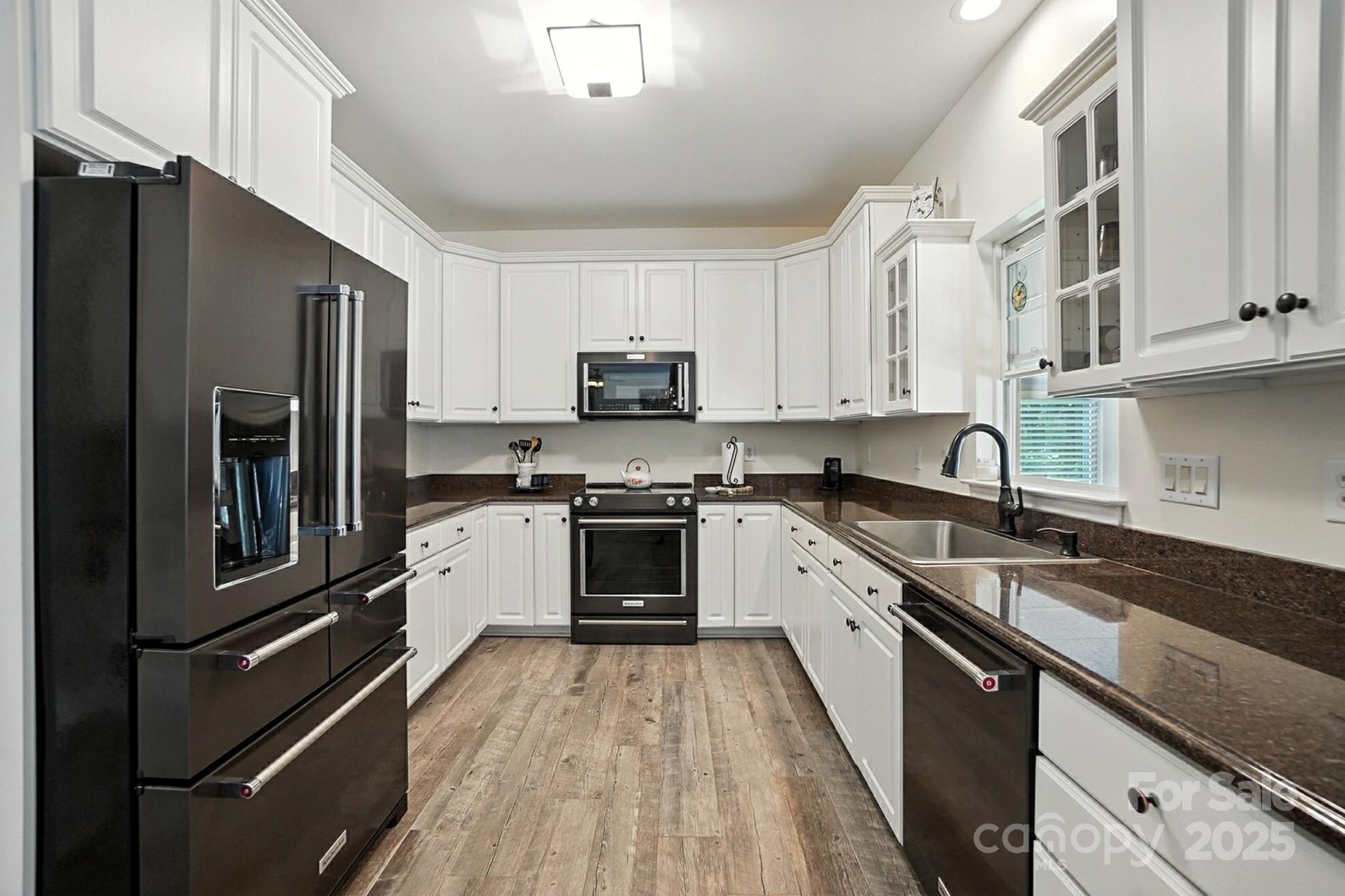 10219 Windtree Lane, Charlotte, NC - photo 11 of 36
